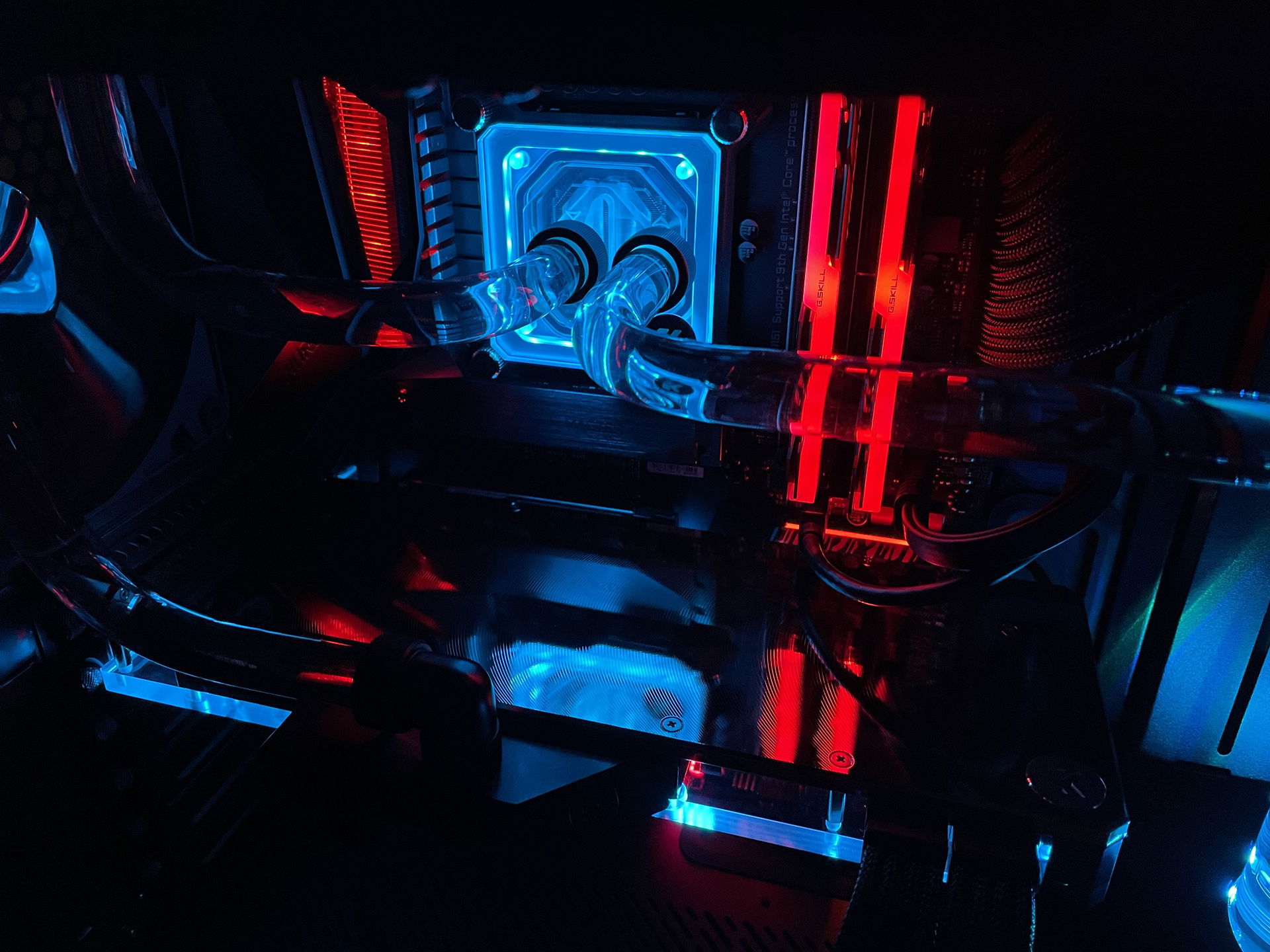 Fractal Meshify S2 - First Hardline Watercooling » builds.gg