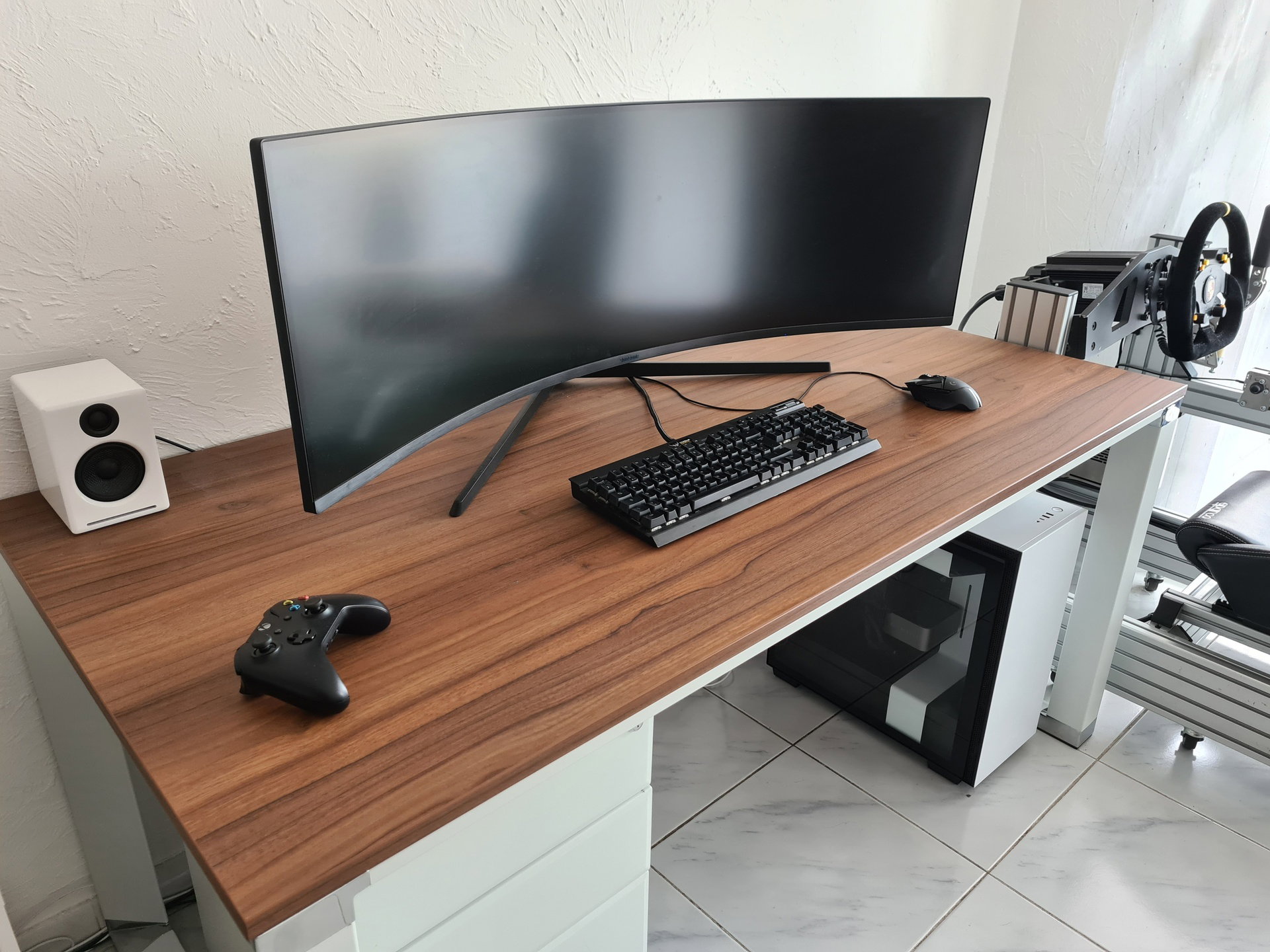 Simple High-end PC » builds.gg