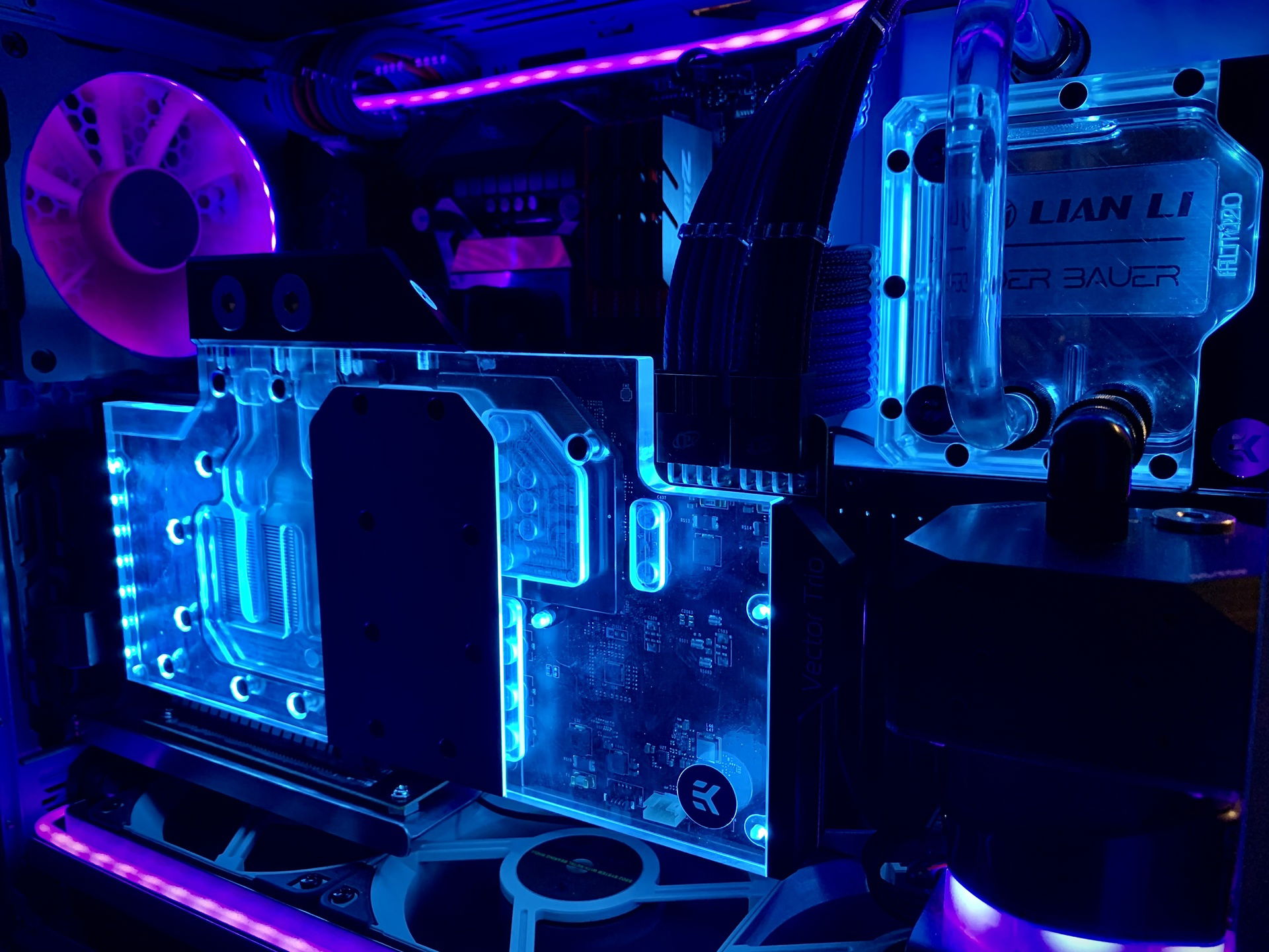 011D Mini with ATX PSU, configaruble internal/external loop. » builds.gg