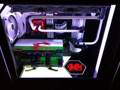 RED gaming pc » builds.gg