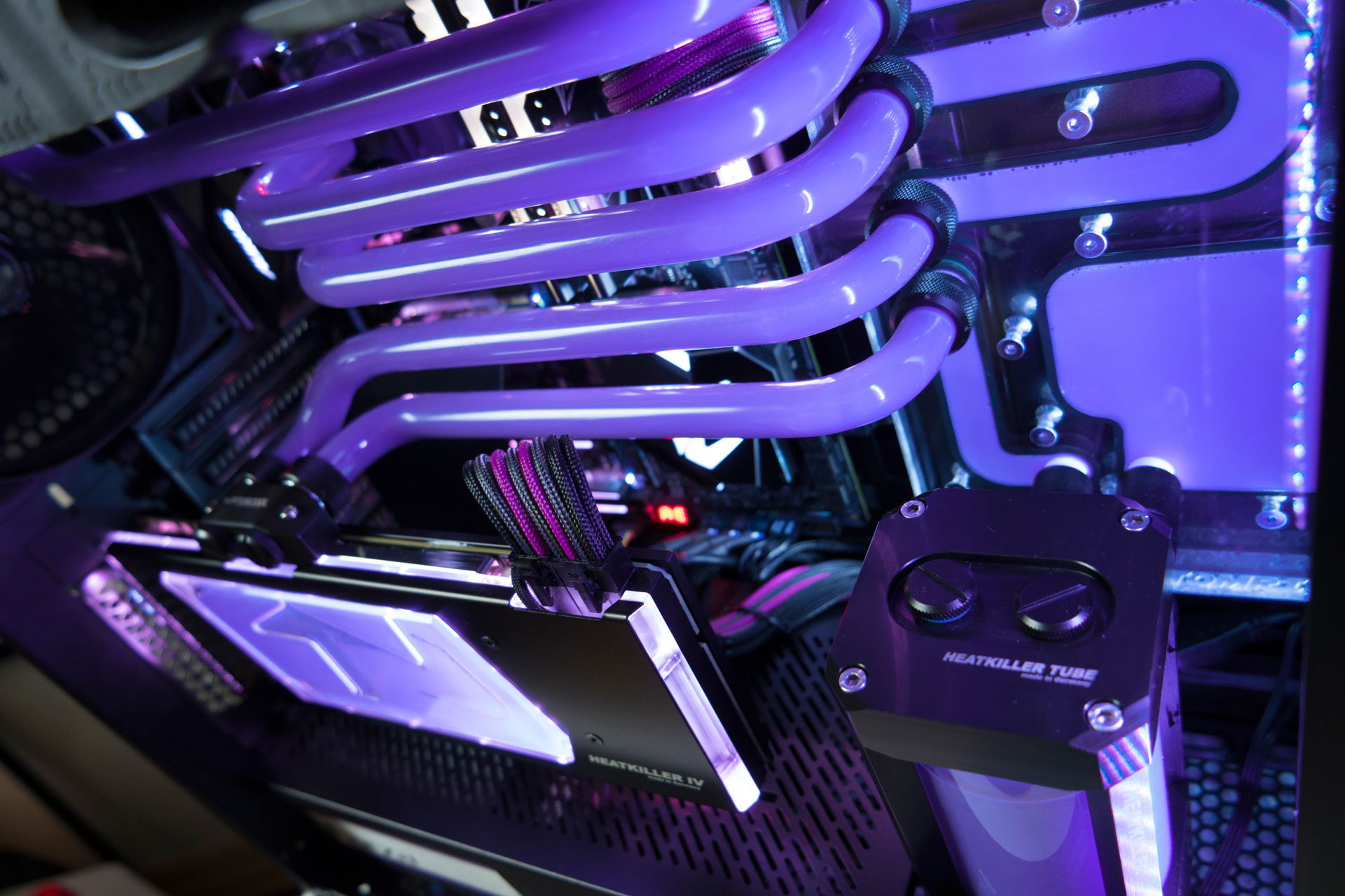 PURPLE PILL "FRACTAL DESIGN DEFINE R6" » builds.gg