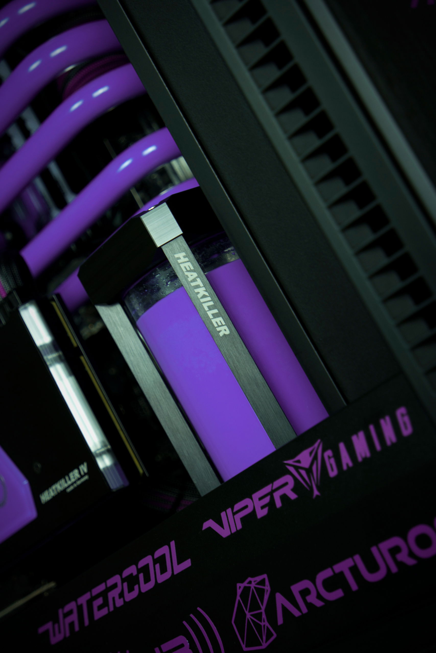 PURPLE PILL "FRACTAL DESIGN DEFINE R6" » builds.gg