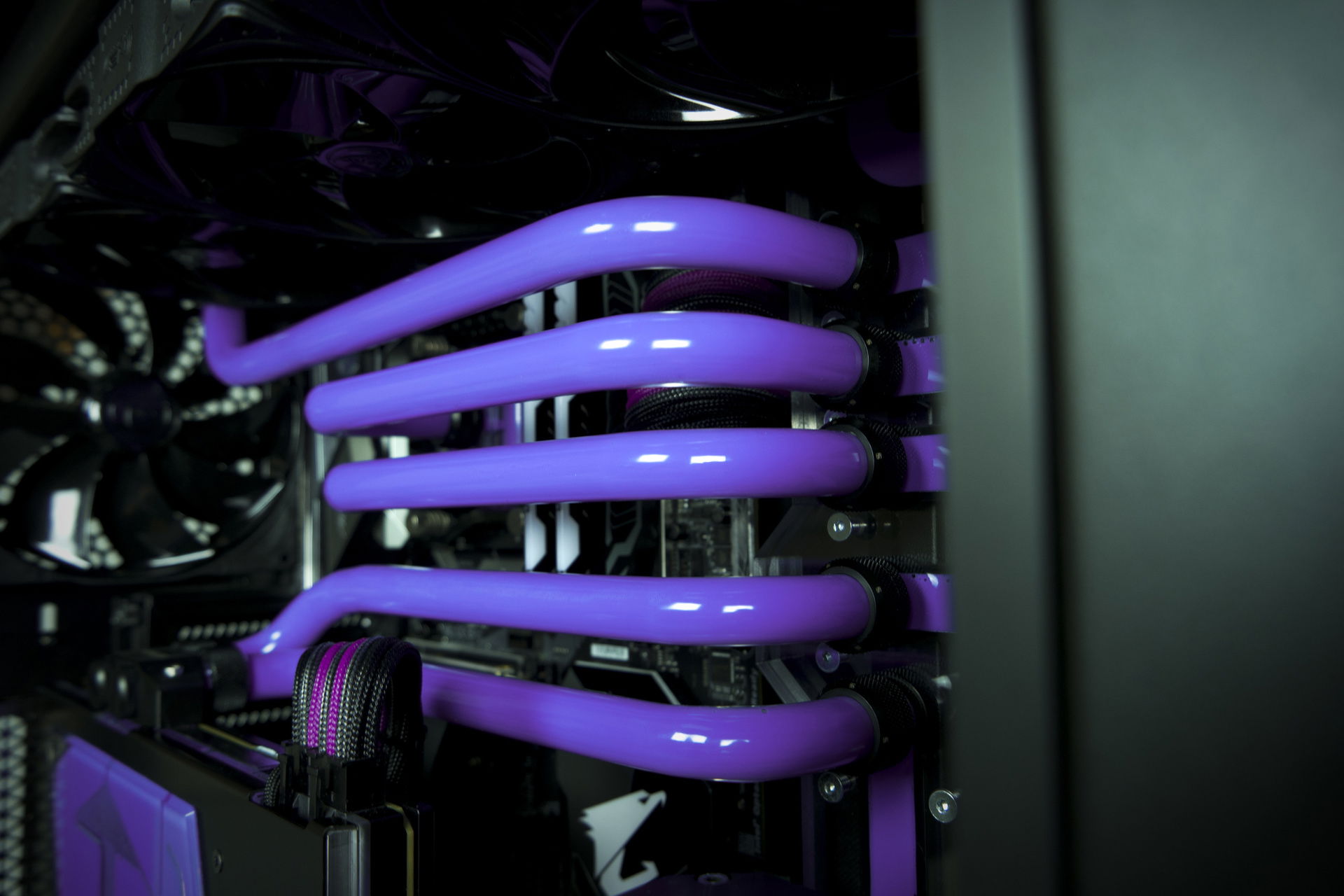 PURPLE PILL "FRACTAL DESIGN DEFINE R6" » builds.gg