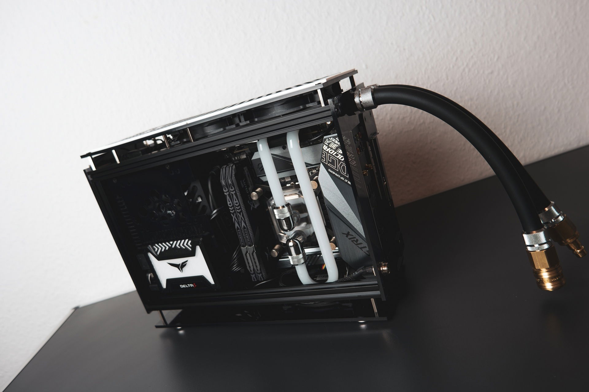 ITX 9900K GEEEK CASE GAMING RIG » builds.gg