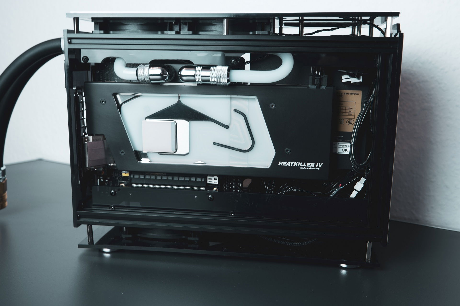 ITX 9900K GEEEK CASE GAMING RIG » builds.gg