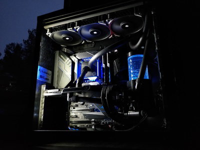 RED gaming pc » builds.gg