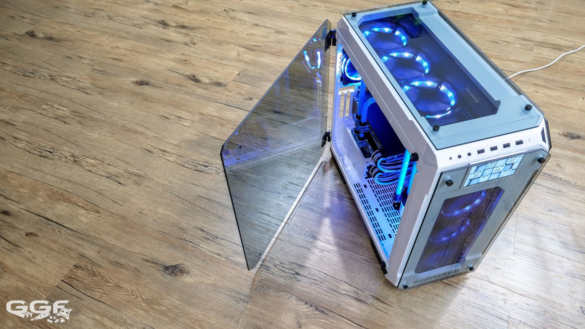 Thermaltake View 71 » builds.gg