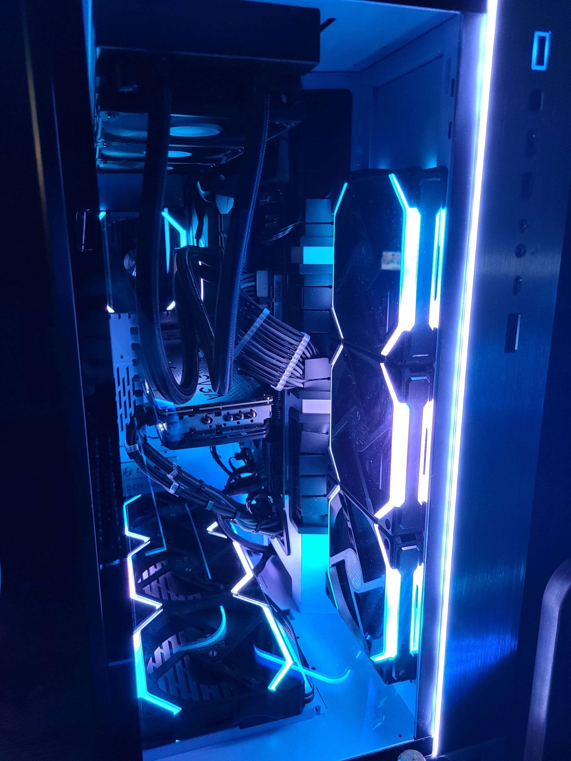 First ever pc build "Blue Panda" » builds.gg