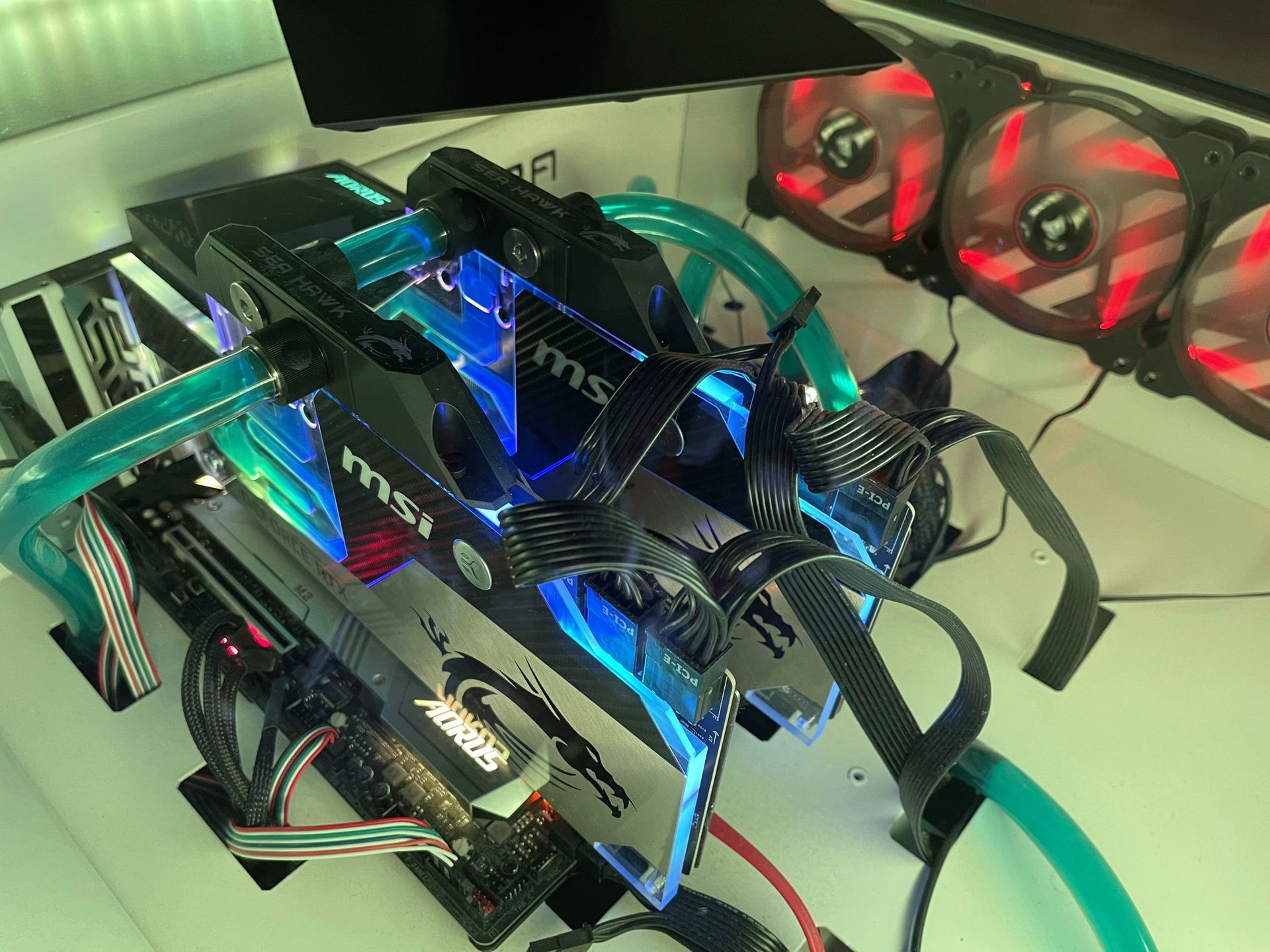 Hydra Desk custom RTX SLI build » builds.gg