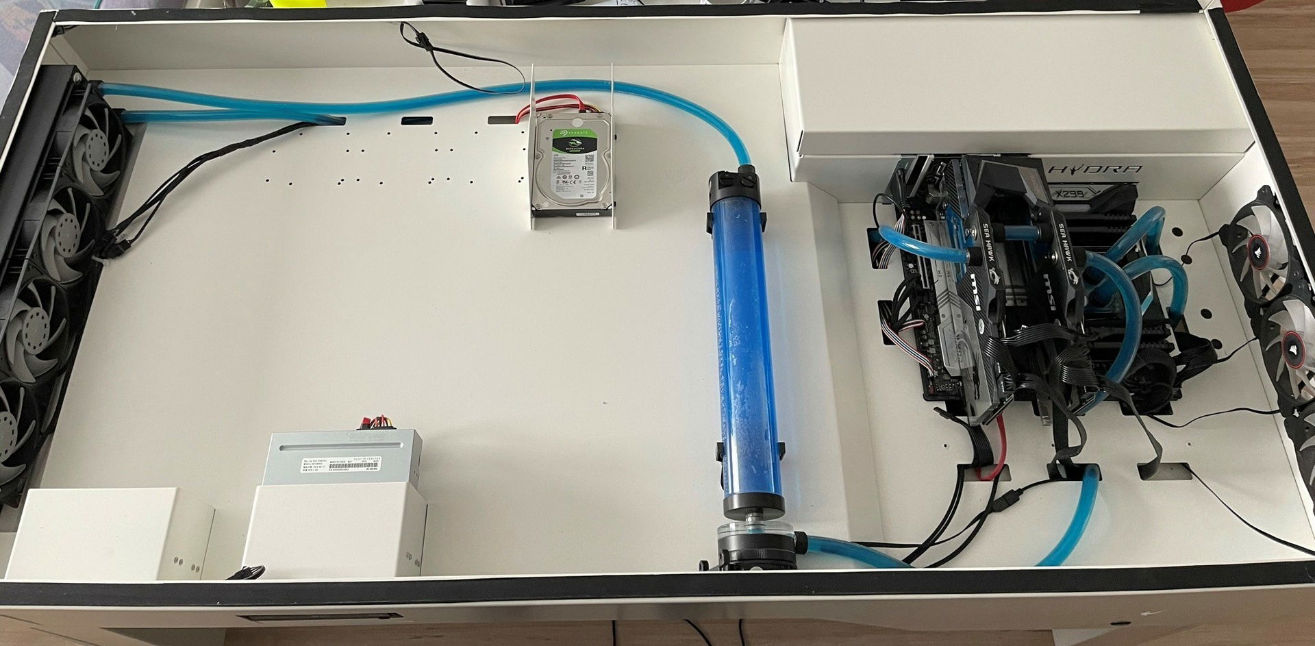 Hydra Desk custom RTX SLI build » builds.gg