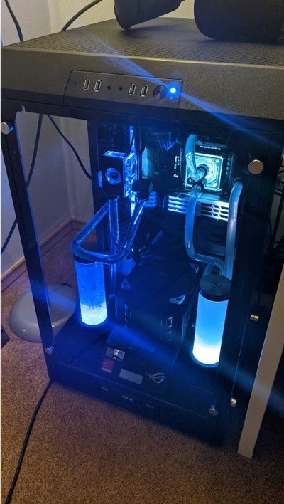 Lian Li O11 XL, custom loop, front distro plate, black & yellow » builds.gg