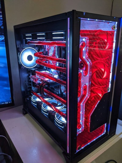 Lian Li O11 XL, custom loop, front distro plate, black & yellow » builds.gg