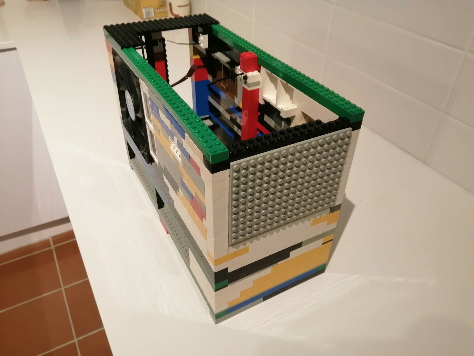 "Poor man's" Lego SFF PC » builds.gg