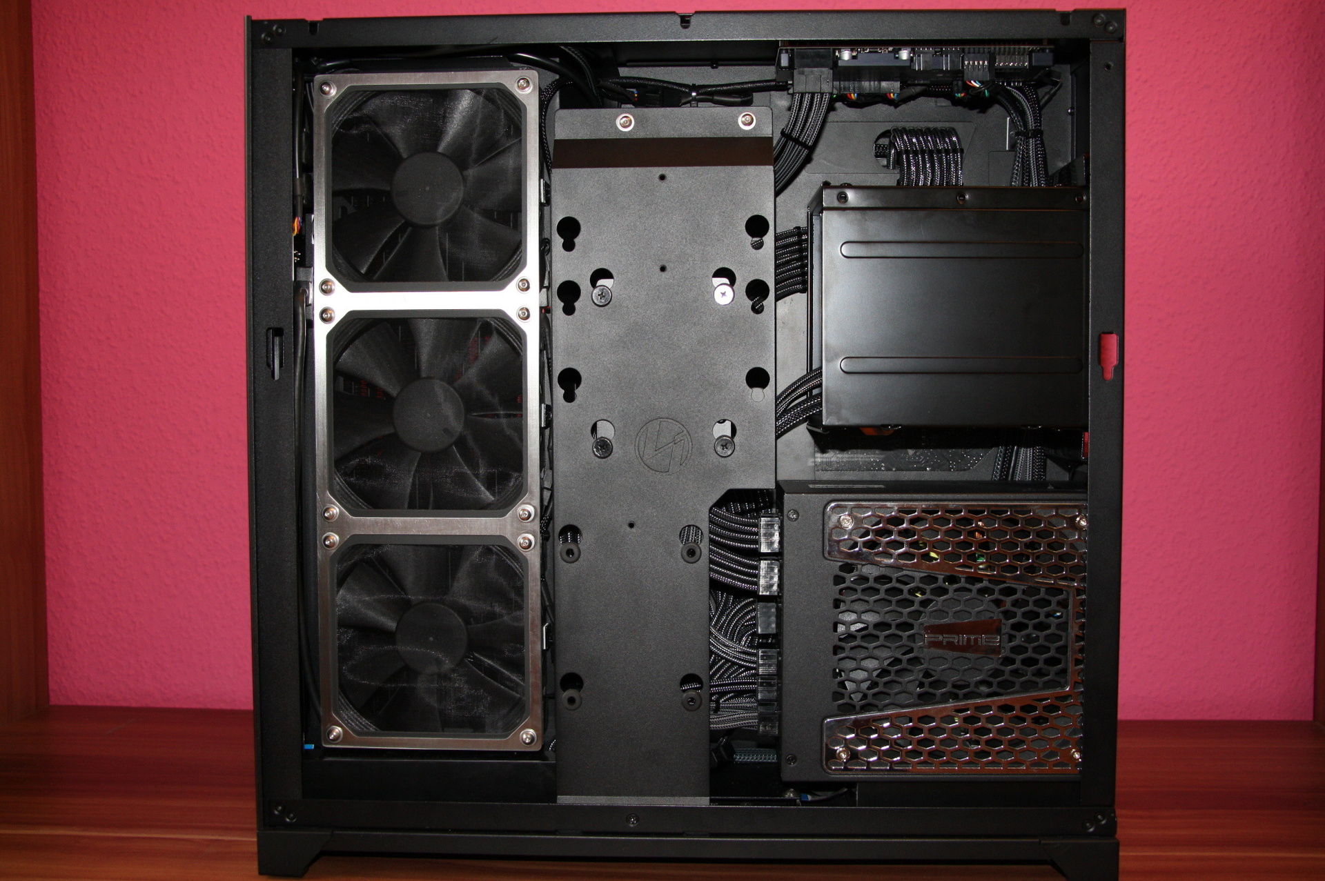 Lian Li O11D Blue Razer » builds.gg