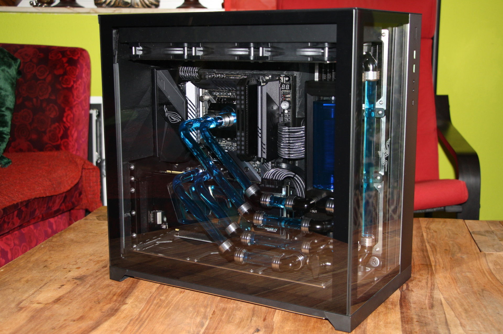 Lian Li O11D Blue Razer » builds.gg