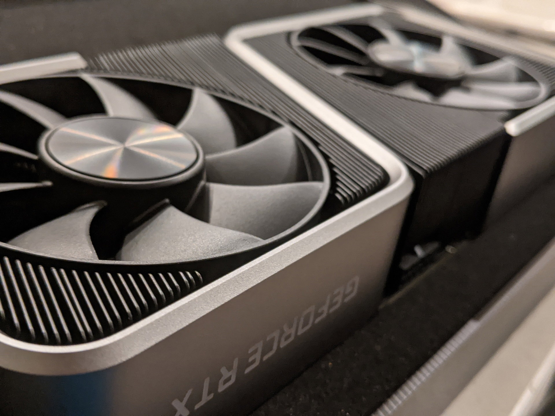 Silver NCase M1 - RTX 3070 » builds.gg