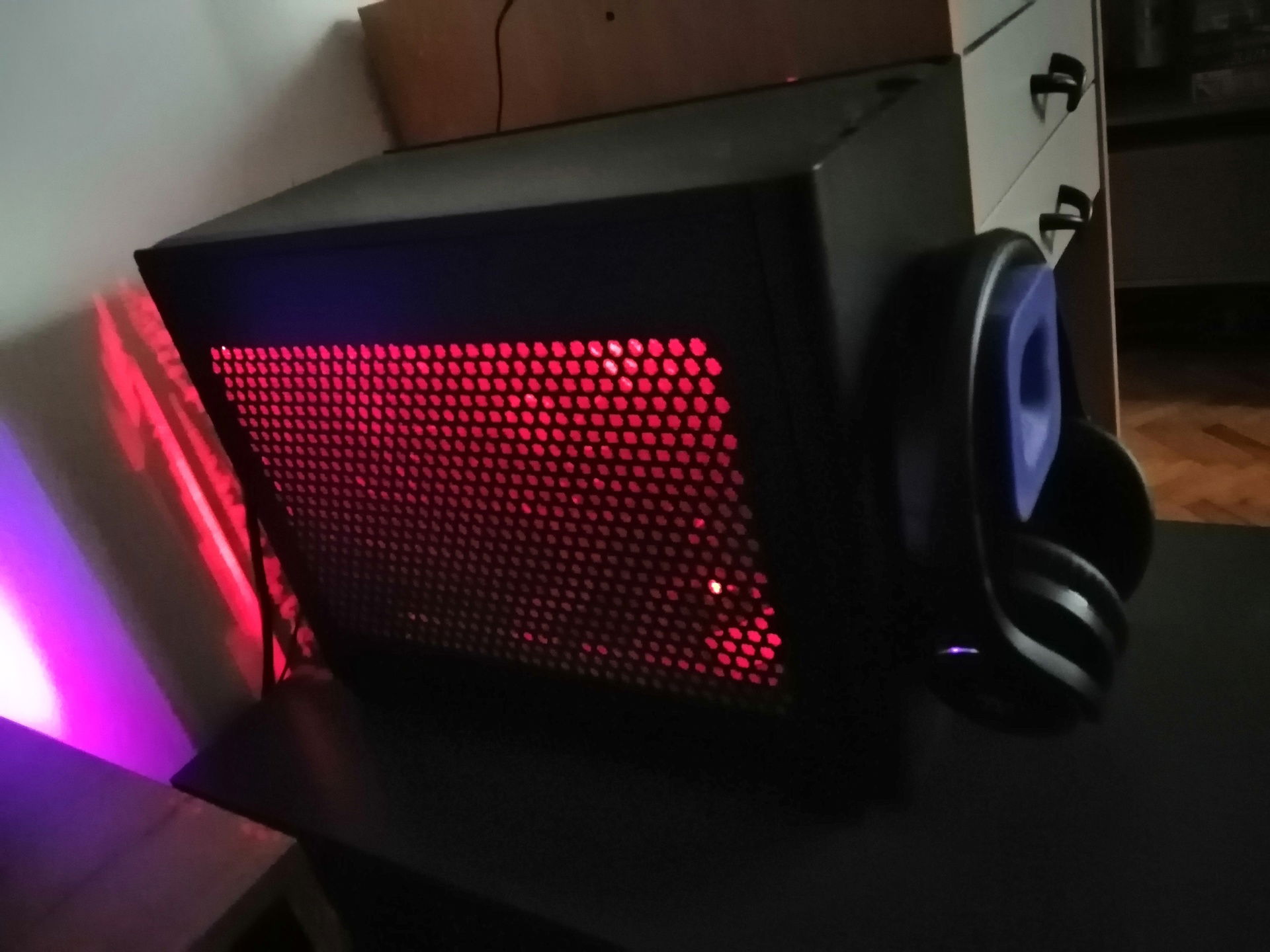 Static red » builds.gg