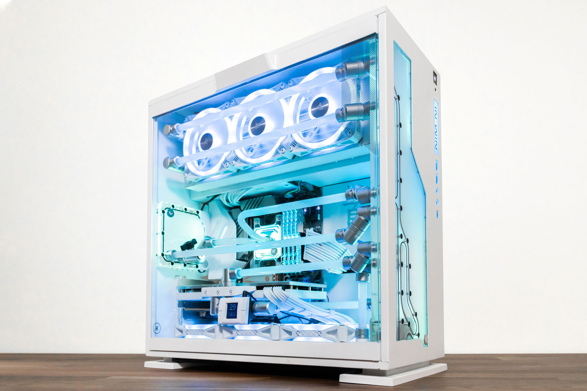 AMD Build in an InWin 303EK » builds.gg