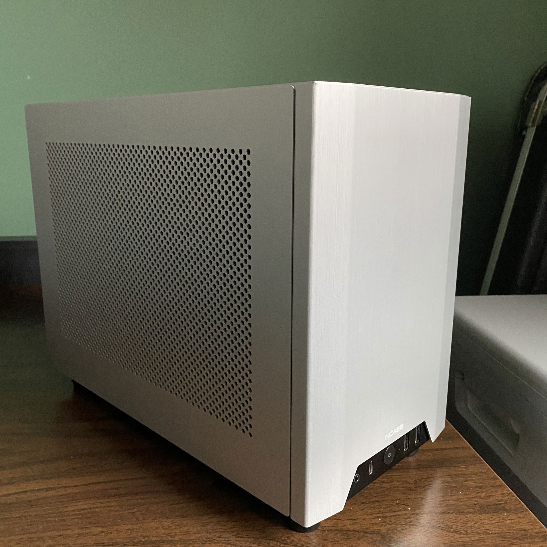 NCASE M1 Downsize (ft. AIO push/pull + GPU deshroud) » builds.gg