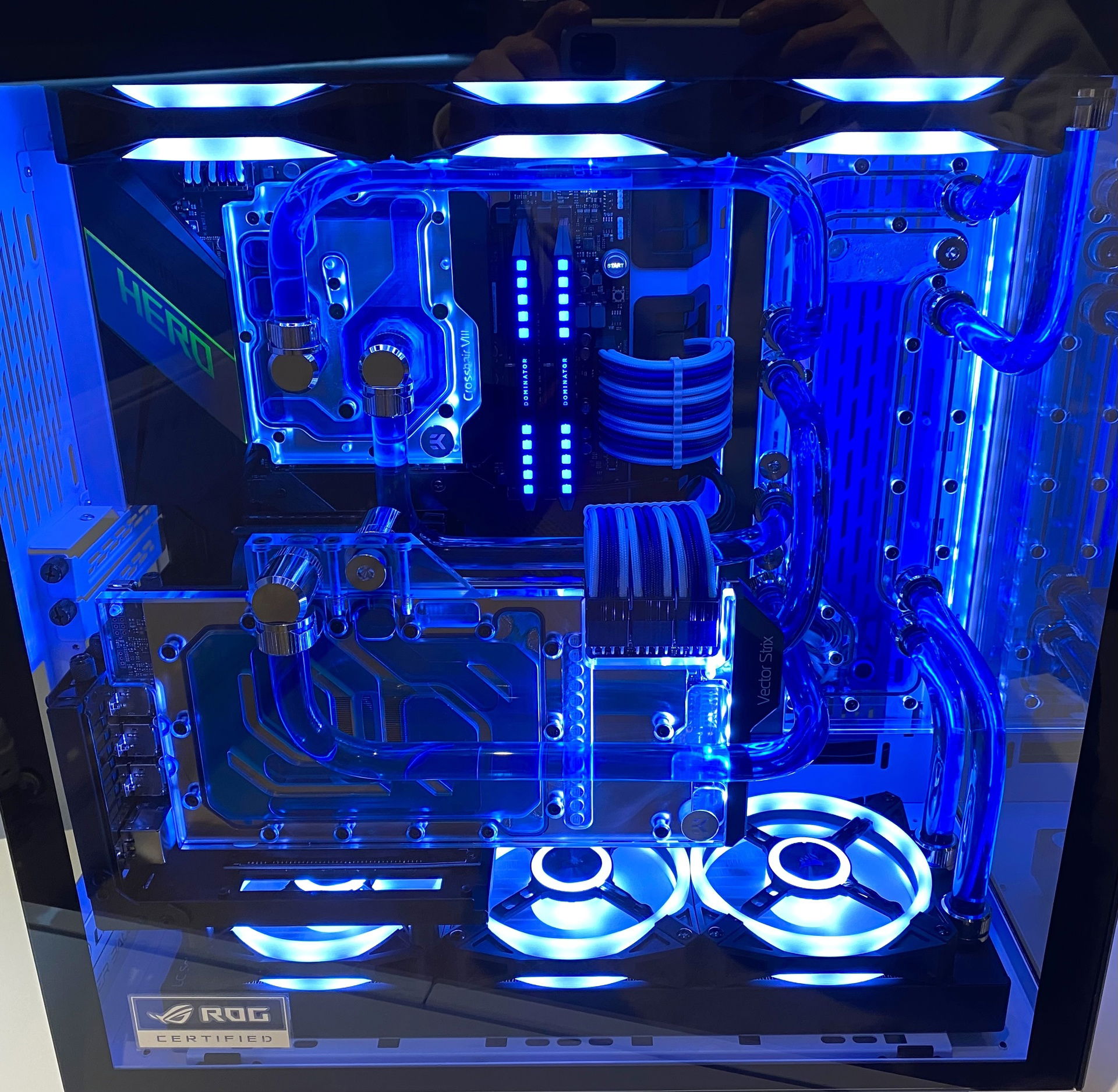 Karbon Industries - Lian Li 011 Dynamic XL » builds.gg