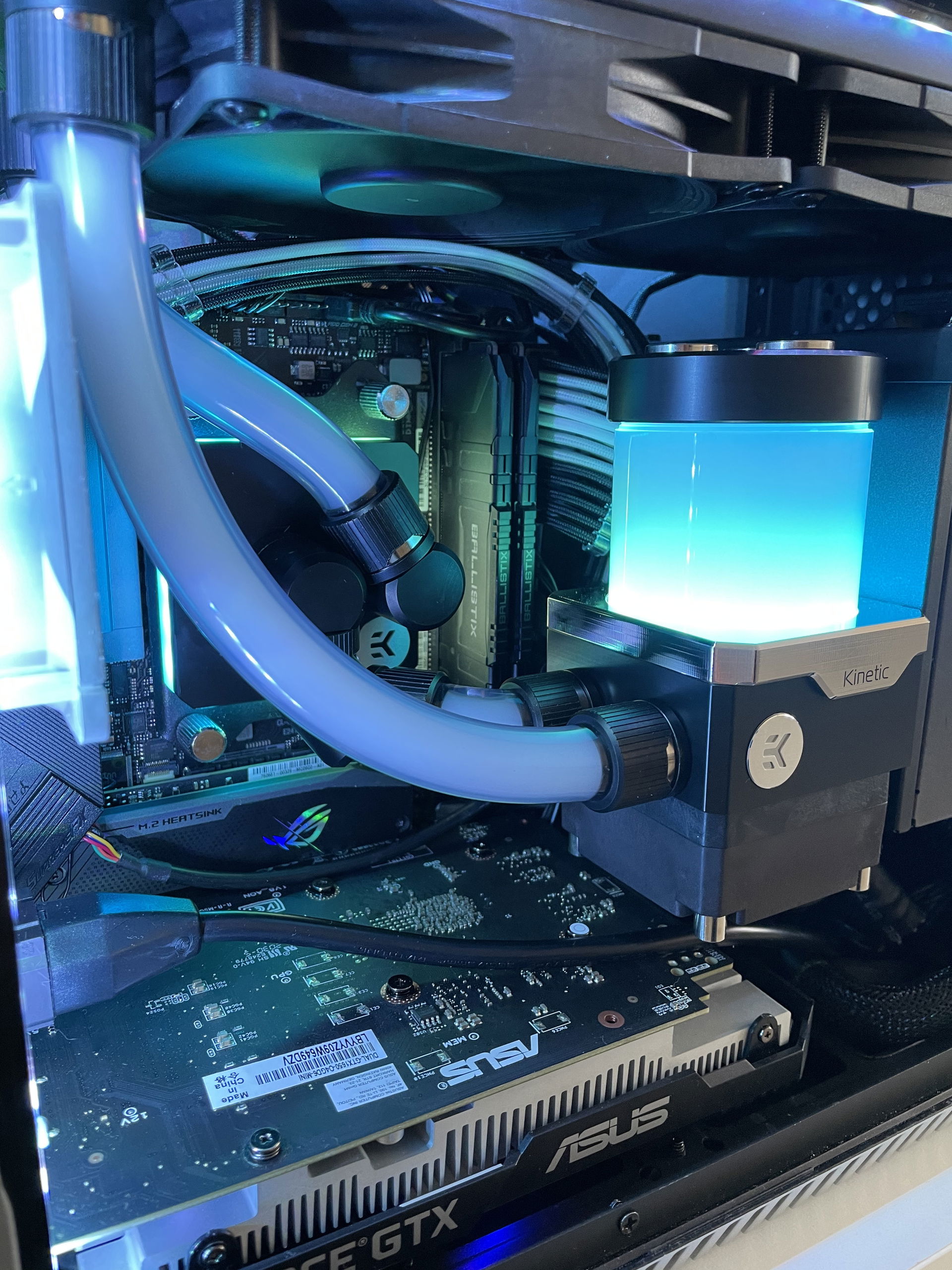 Fractal Design Era ITX - EKWB » builds.gg