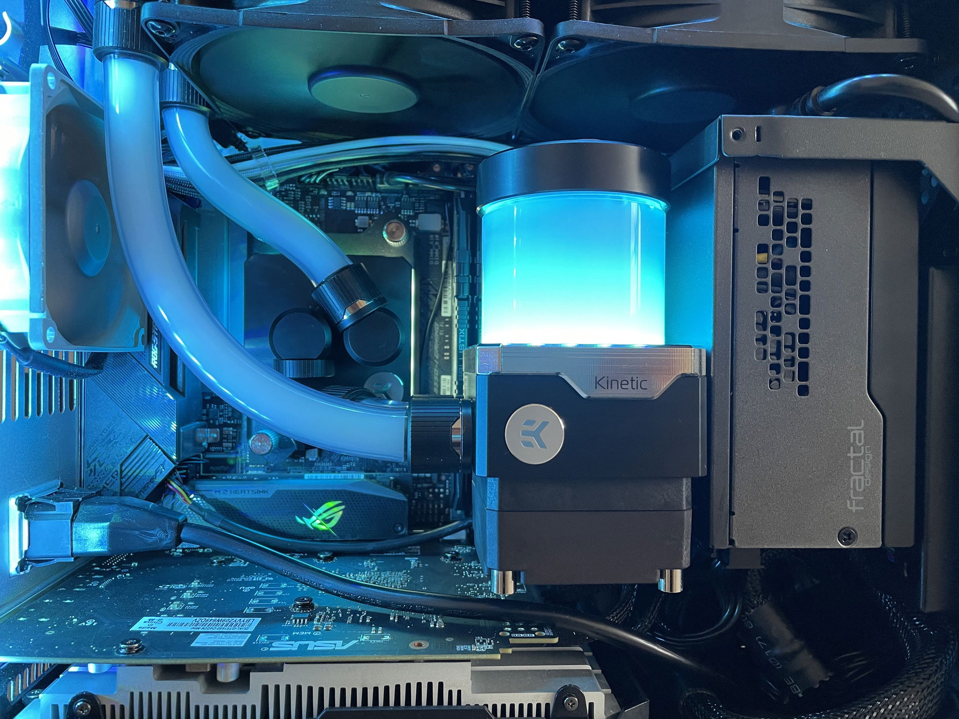 Fractal Design Era ITX - EKWB » builds.gg