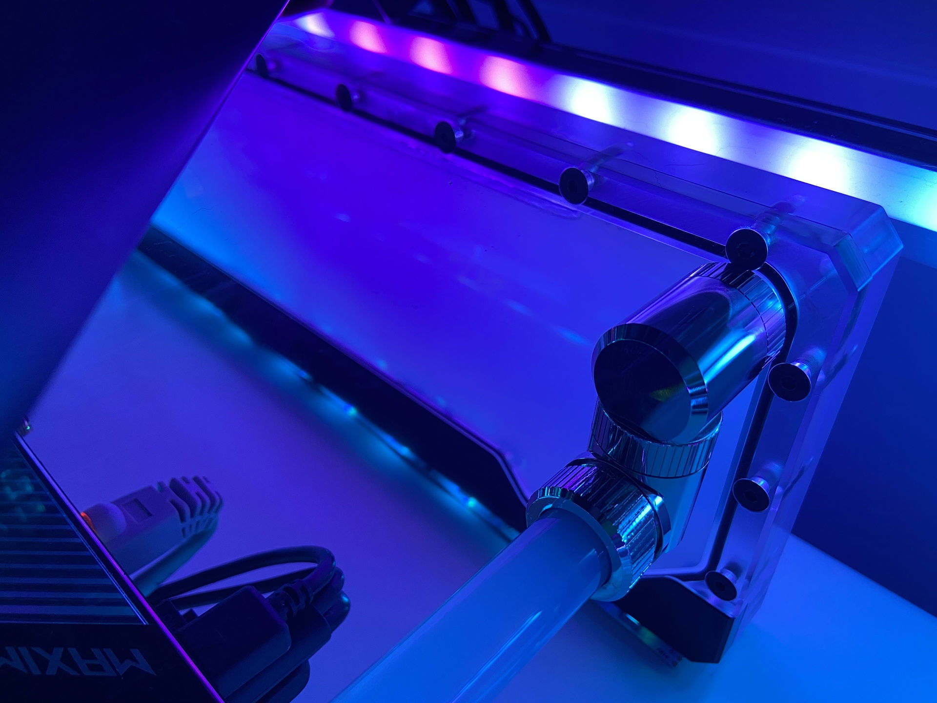 Watercooled desk pc » builds.gg