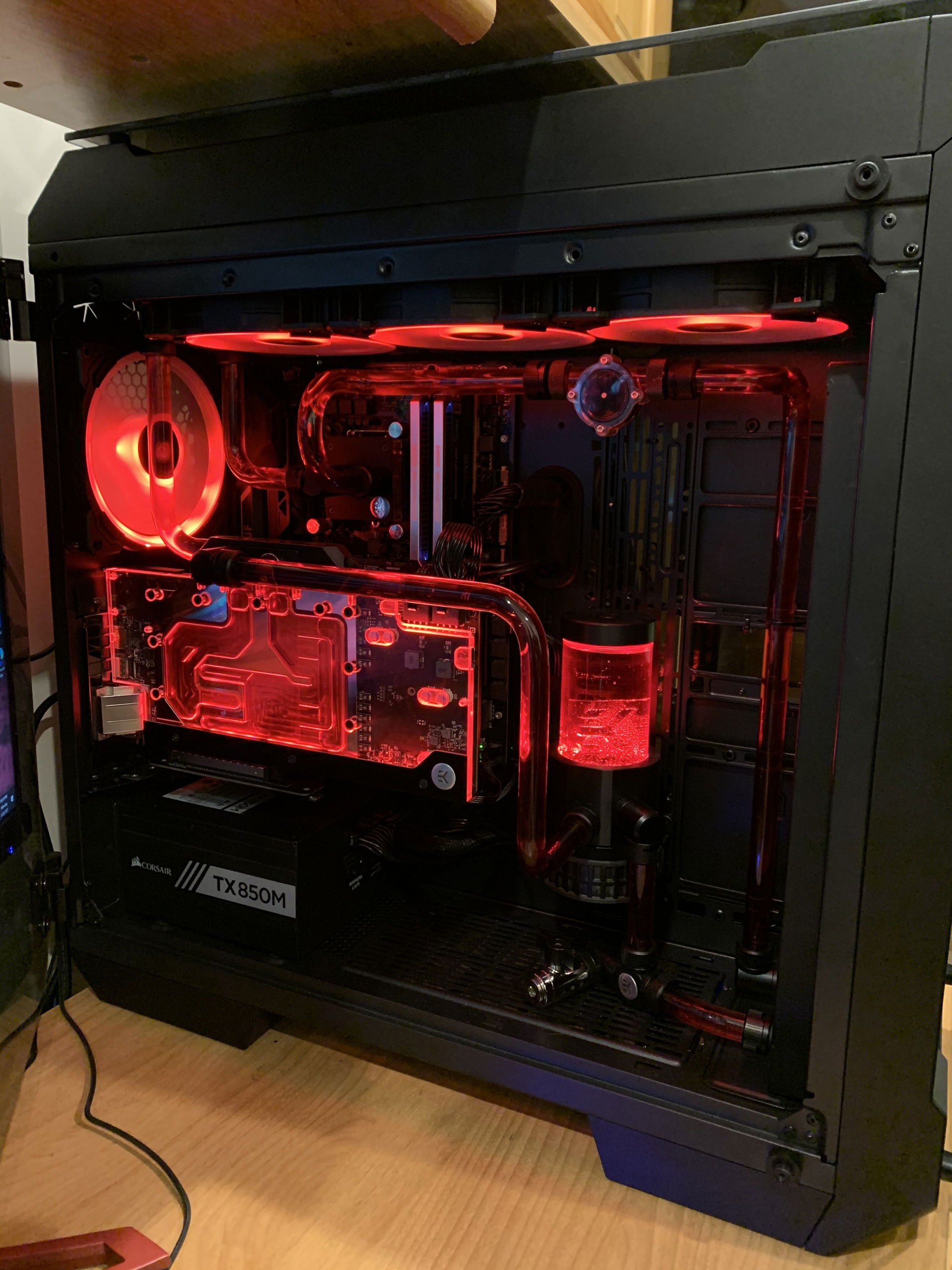 Thermaltake View 71 » builds.gg