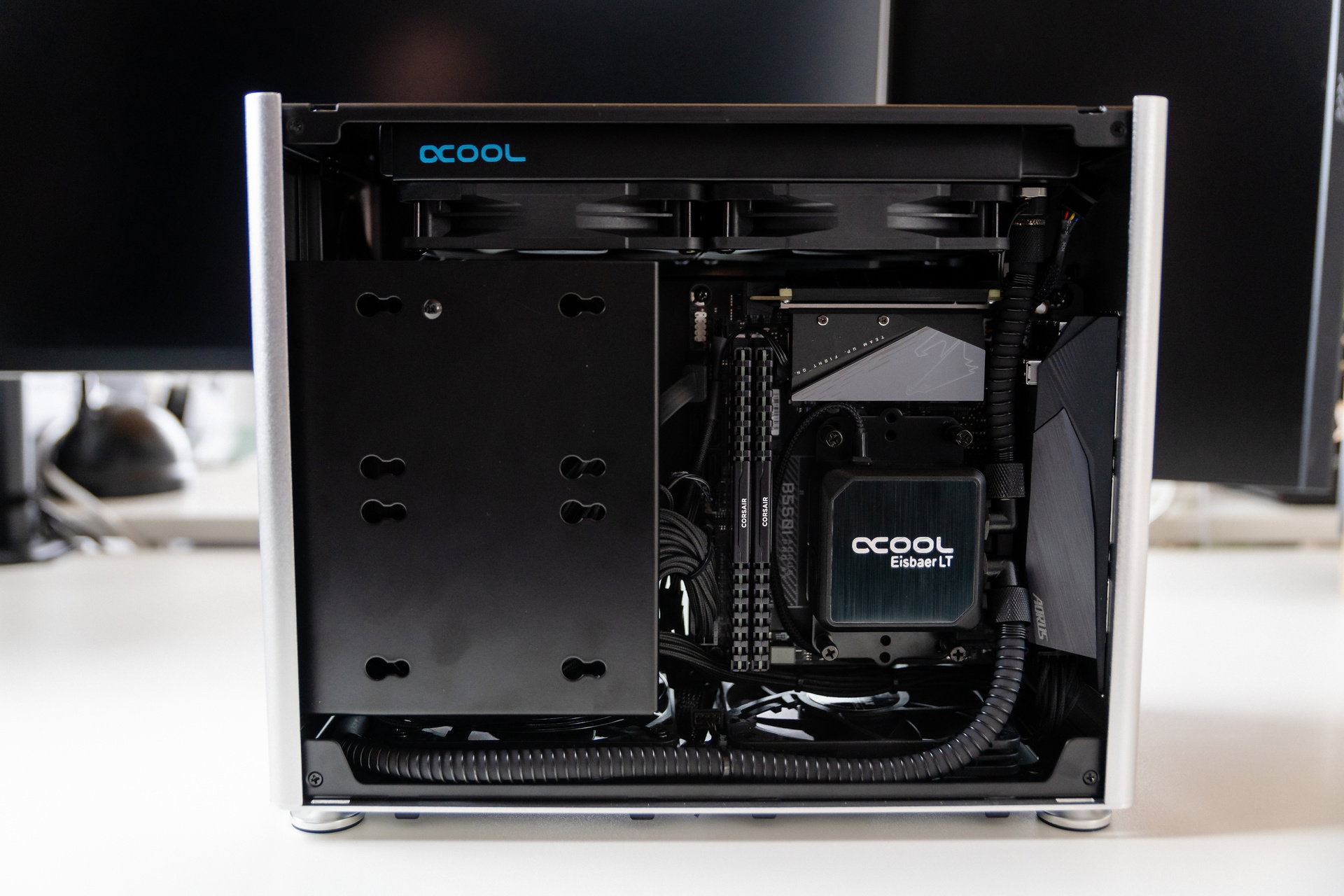 Watercooled SFF Workstation for a graphicdesigner » builds.gg