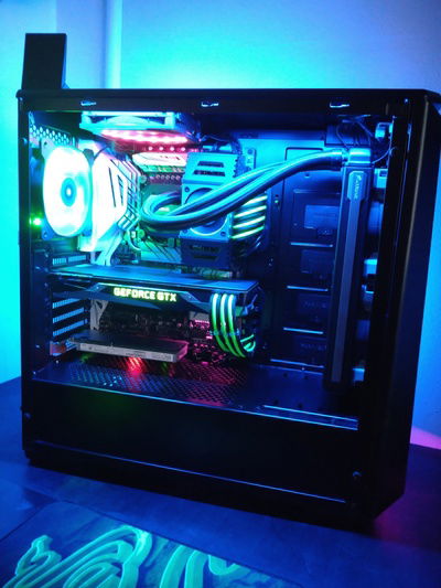 IRON MAN THEME CUSTOM PC » builds.gg