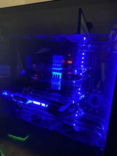IRON MAN THEME CUSTOM PC » builds.gg