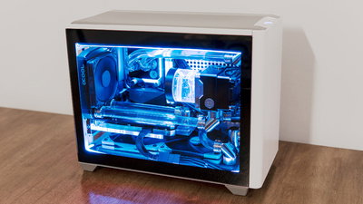 Lian Li O11 XL, custom loop, front distro plate, black & yellow » builds.gg