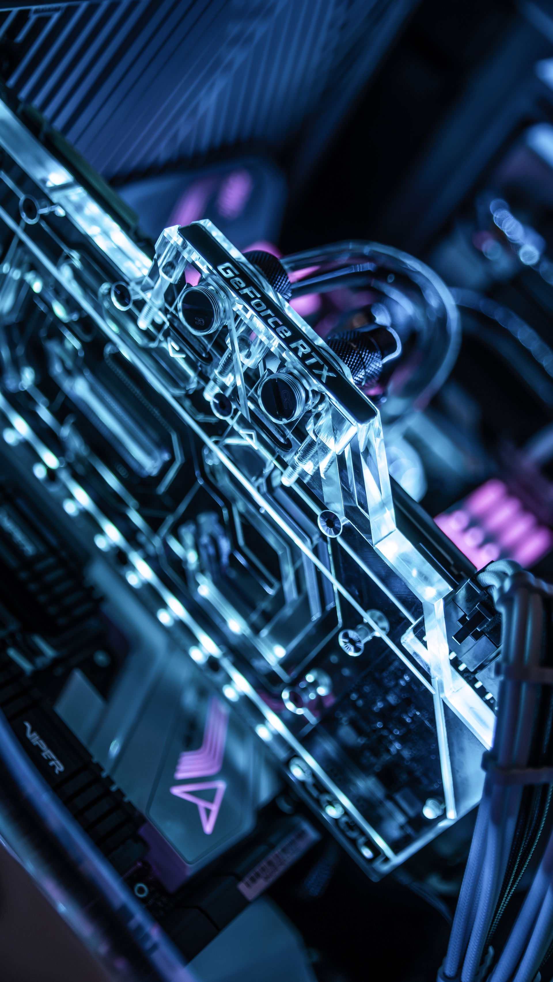 White Helios » builds.gg