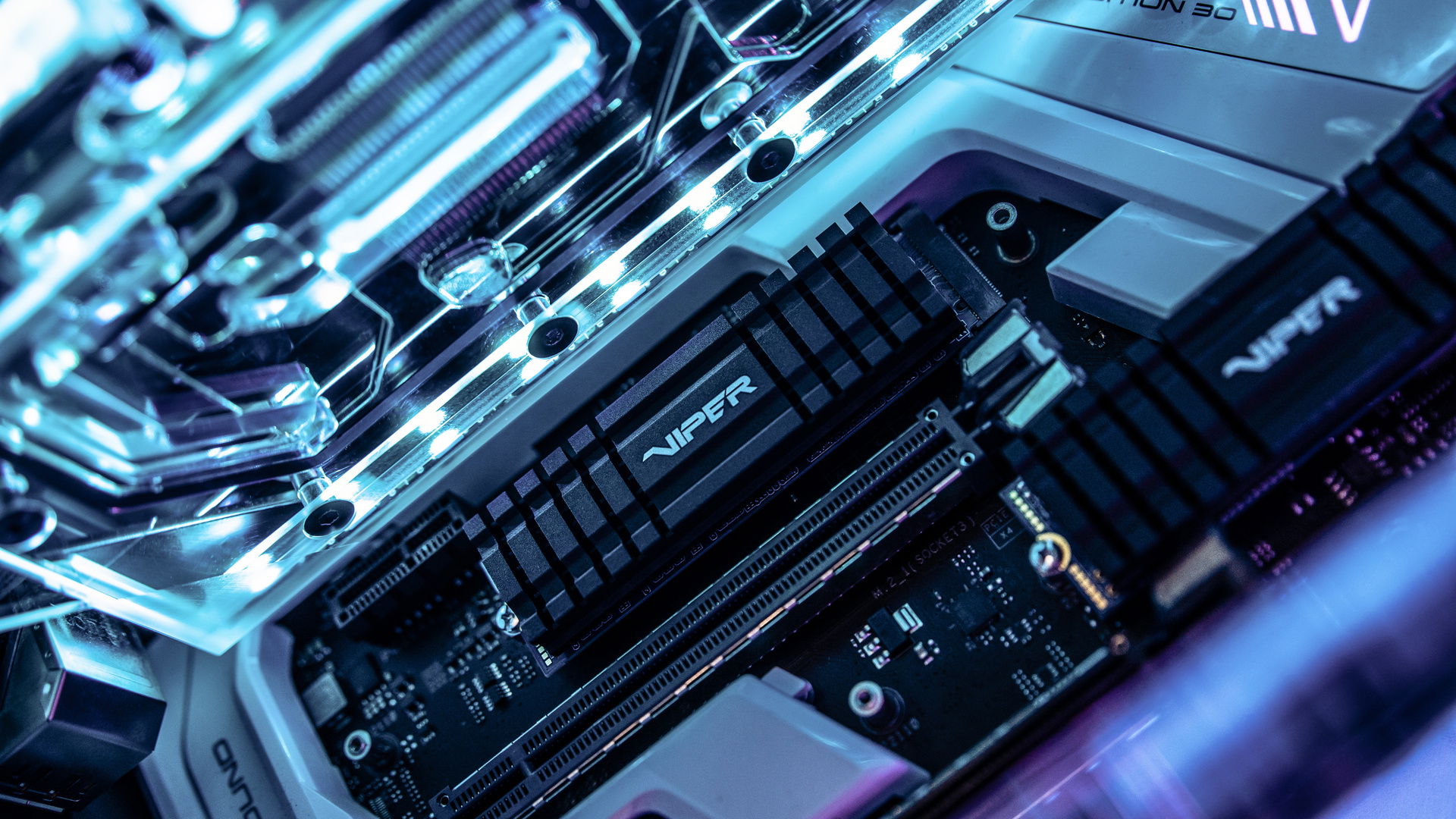 White Helios » builds.gg