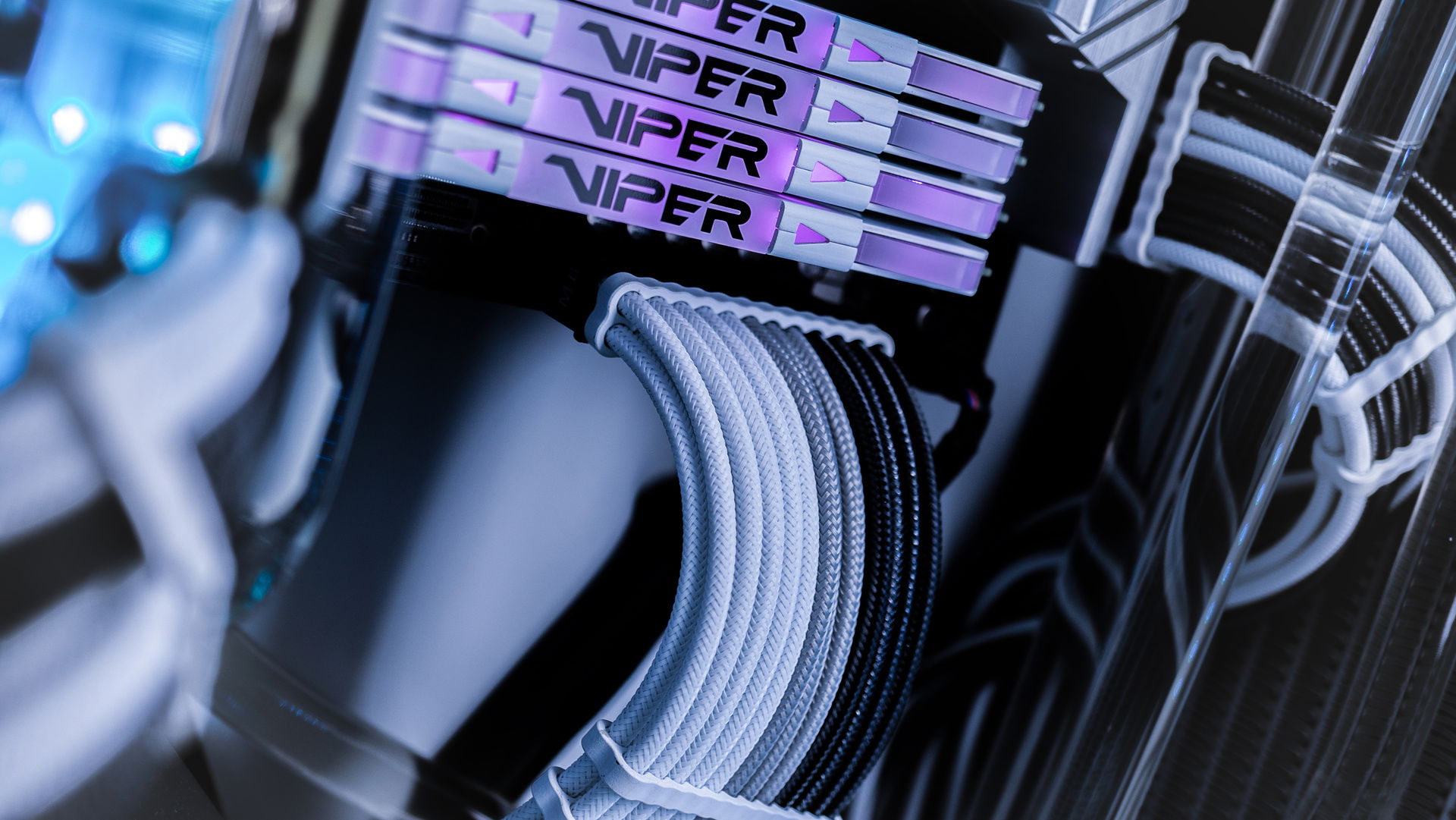 White Helios » builds.gg