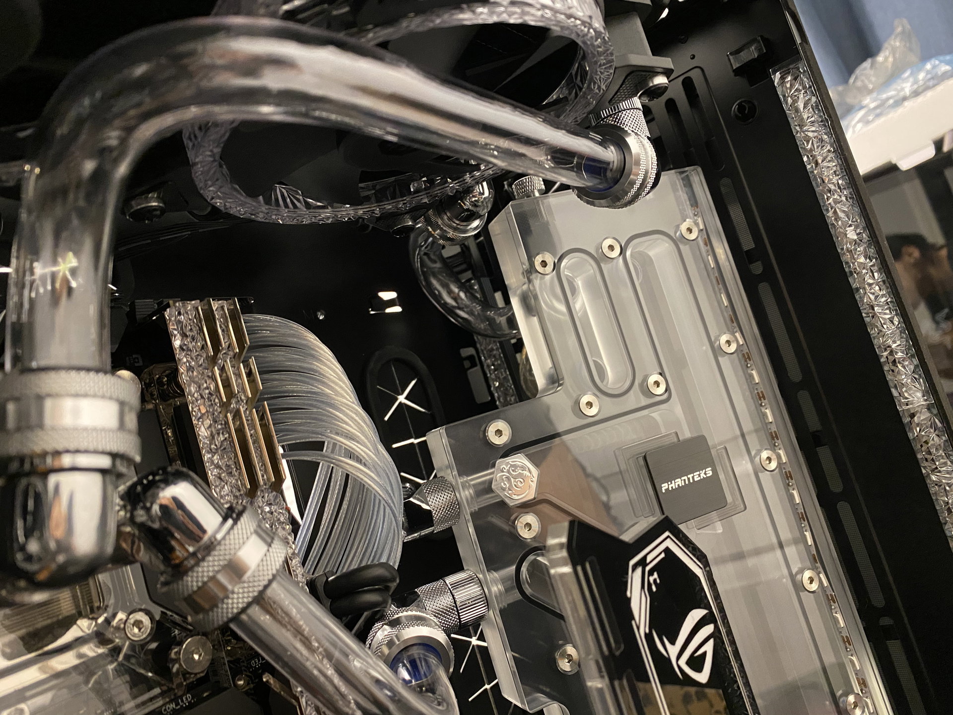 Black and chrome strix build » builds.gg