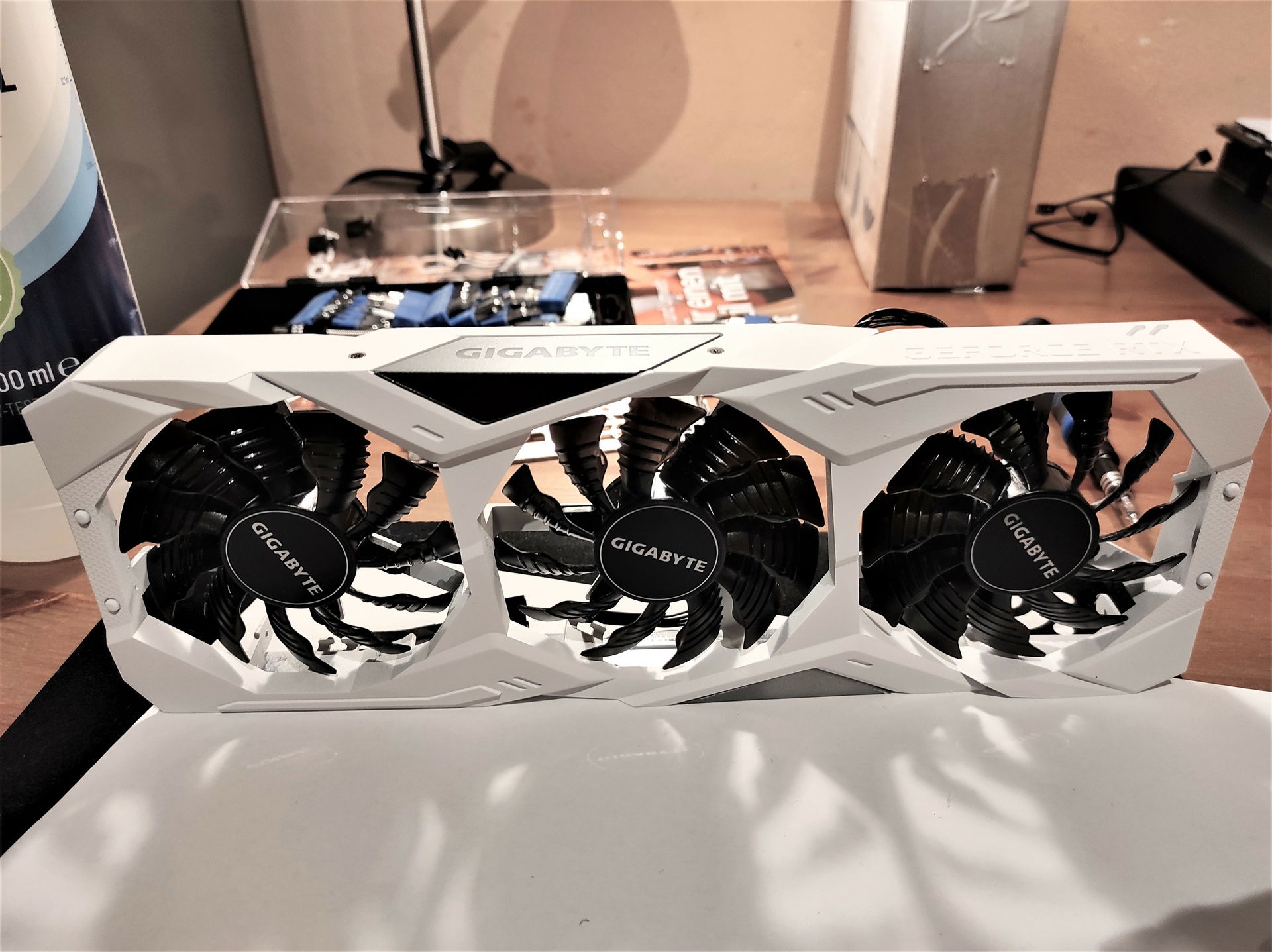 Simple B&W Build » builds.gg