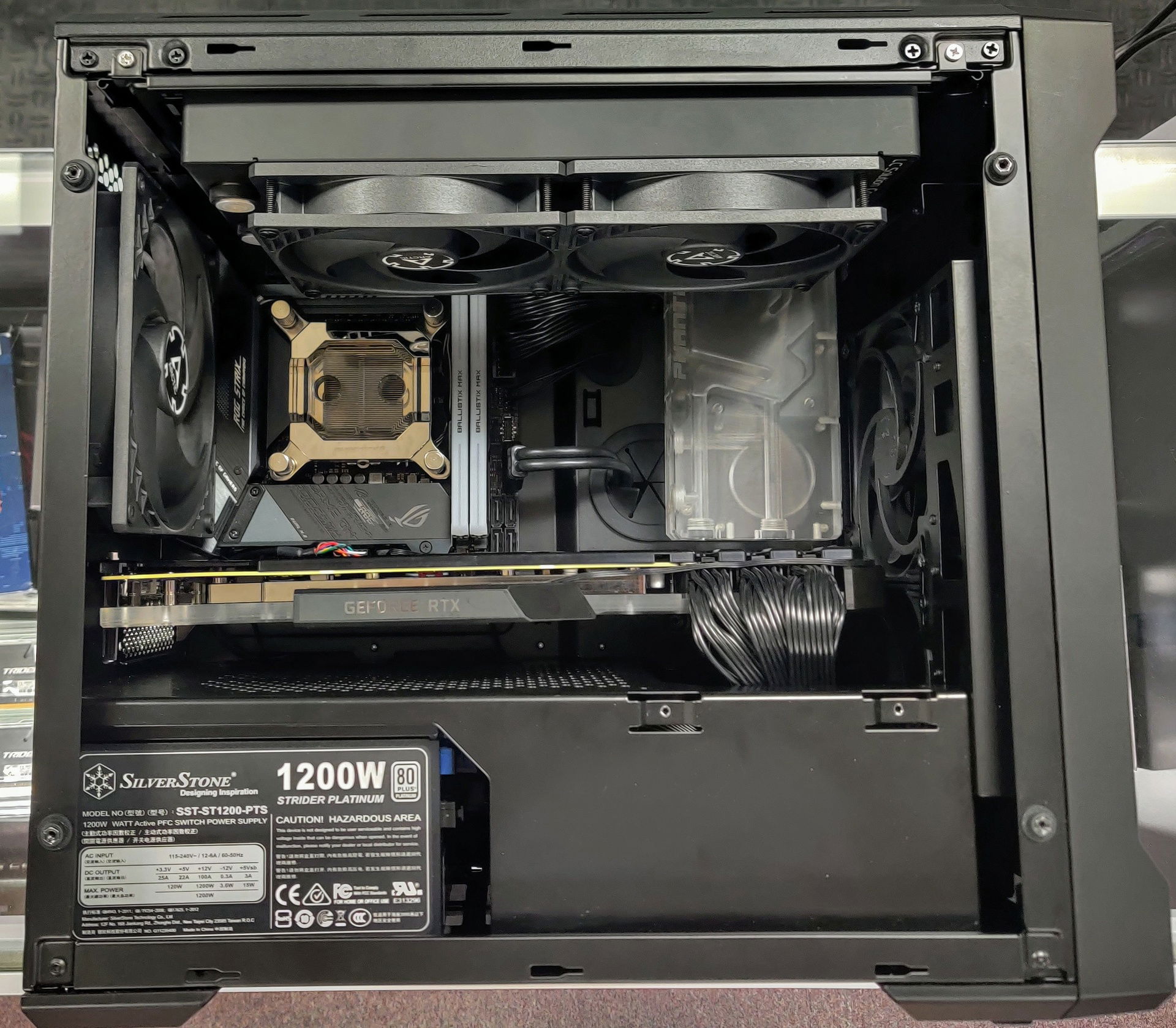 Mini ITX Custom Loop » builds.gg