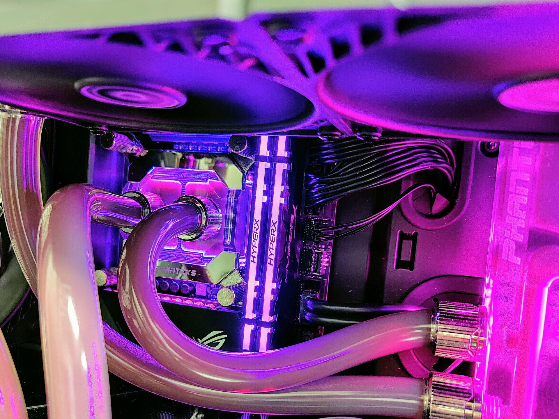 Mini ITX Custom Loop » builds.gg