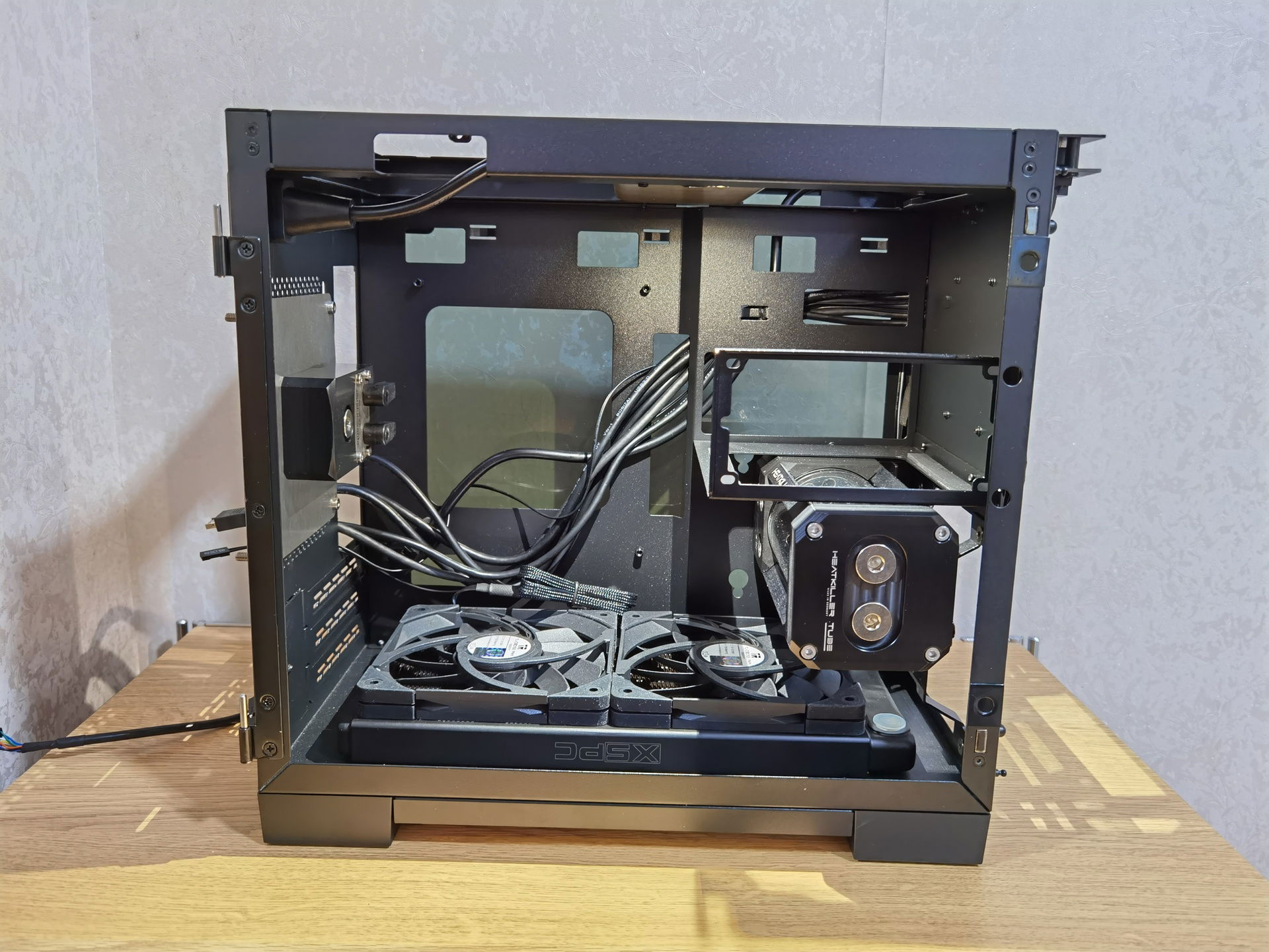 Razer Tomahawk Mini-ITX build » builds.gg