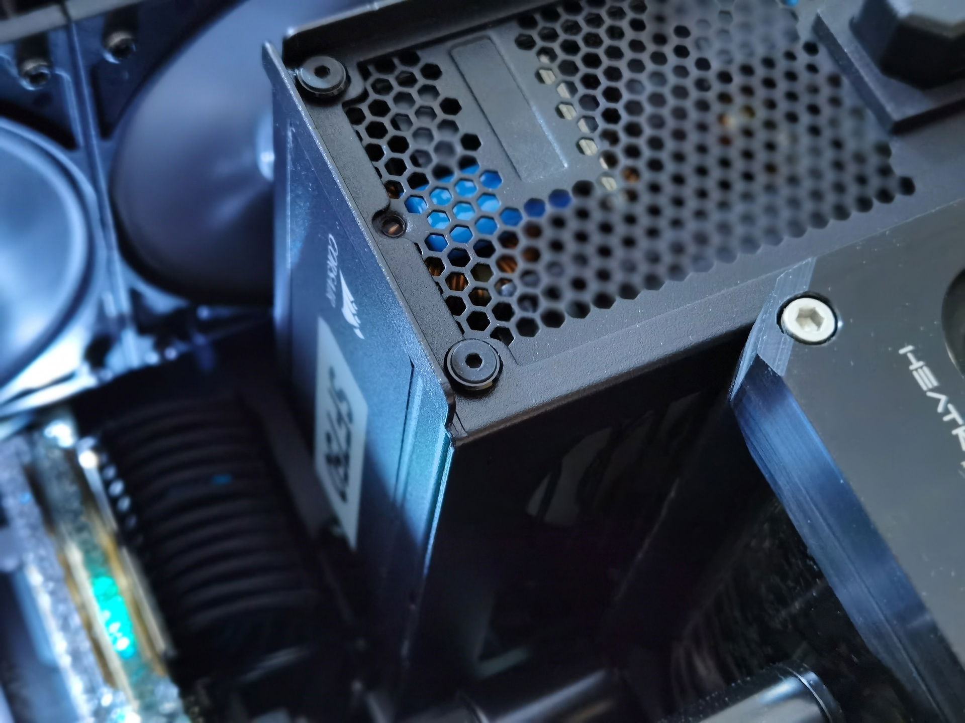 Razer Tomahawk Mini-ITX build » builds.gg