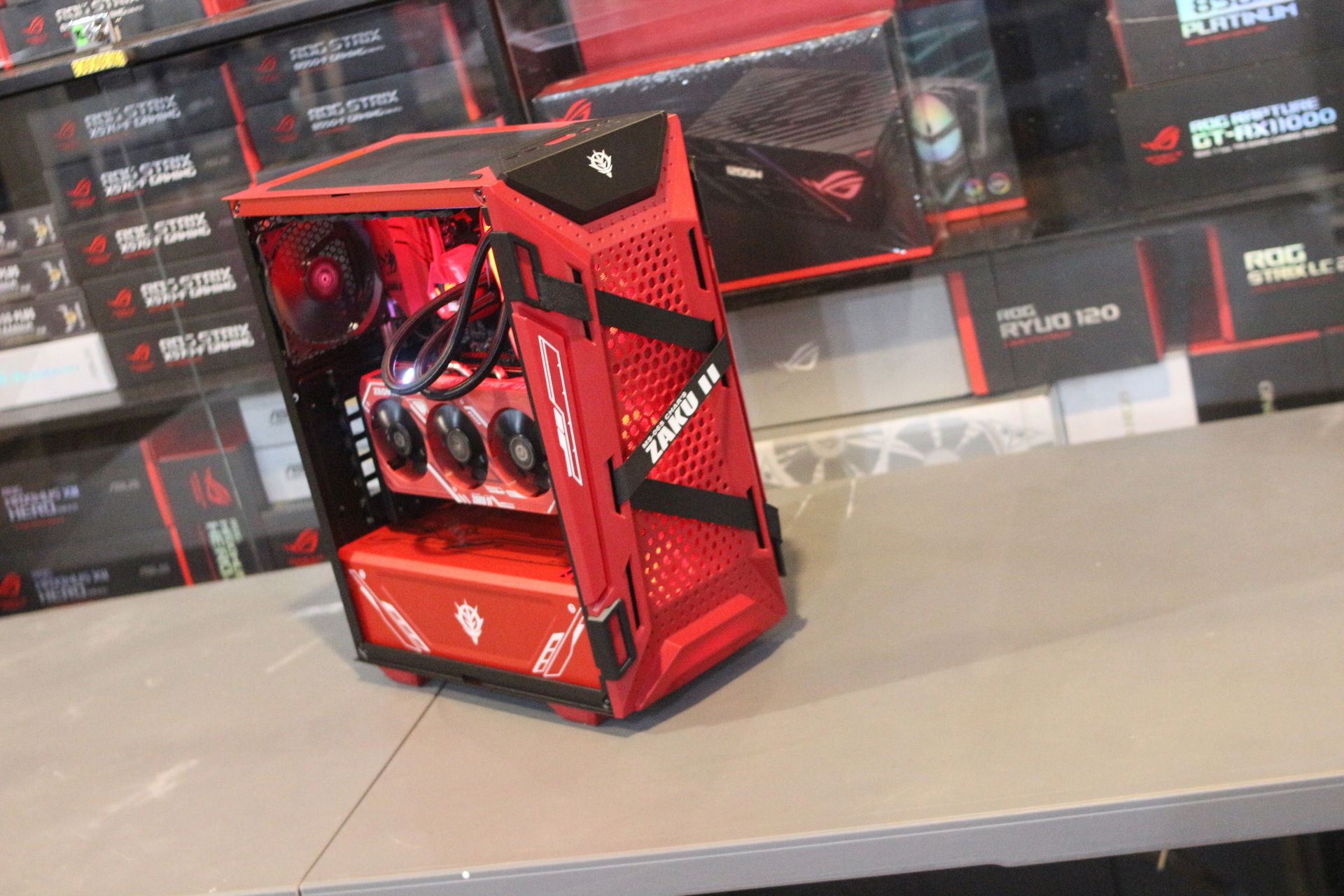 ASUS TUF Gaming ZAKU II Limited Edition Gaming PC » builds.gg
