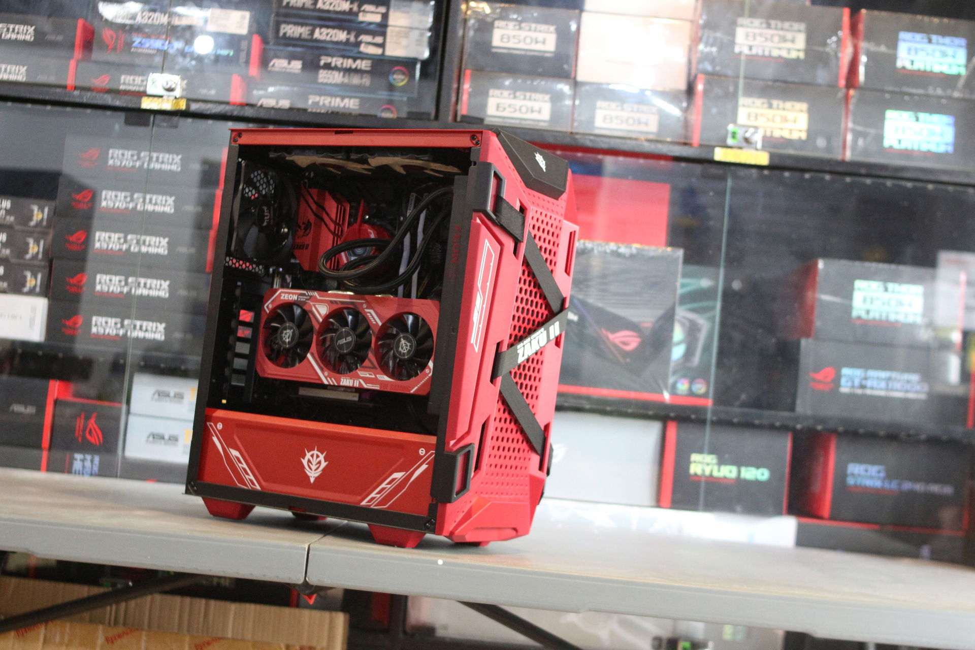 ASUS TUF Gaming ZAKU II Limited Edition Gaming PC » builds.gg