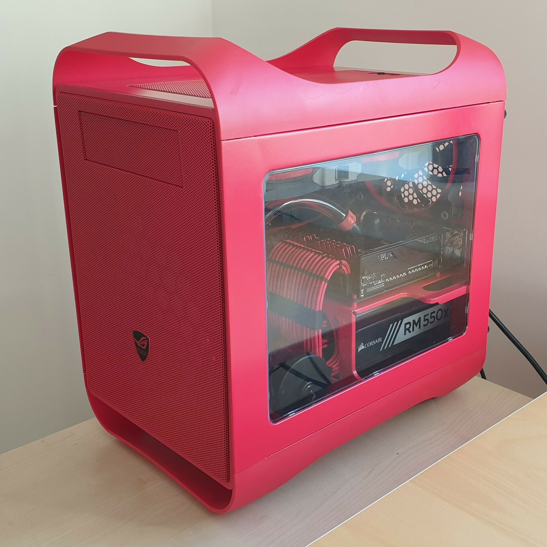 Scarlett - A Bitfenix Prodigy ITX custom watercooling build » builds.gg