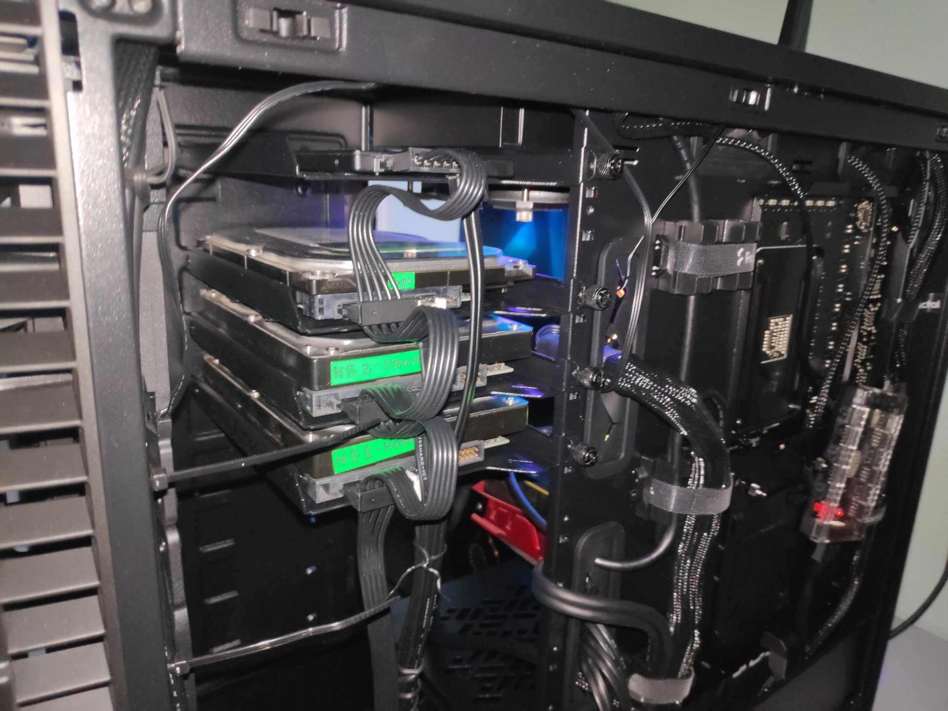 ANIME4000-PC, Square Dark RGB » builds.gg