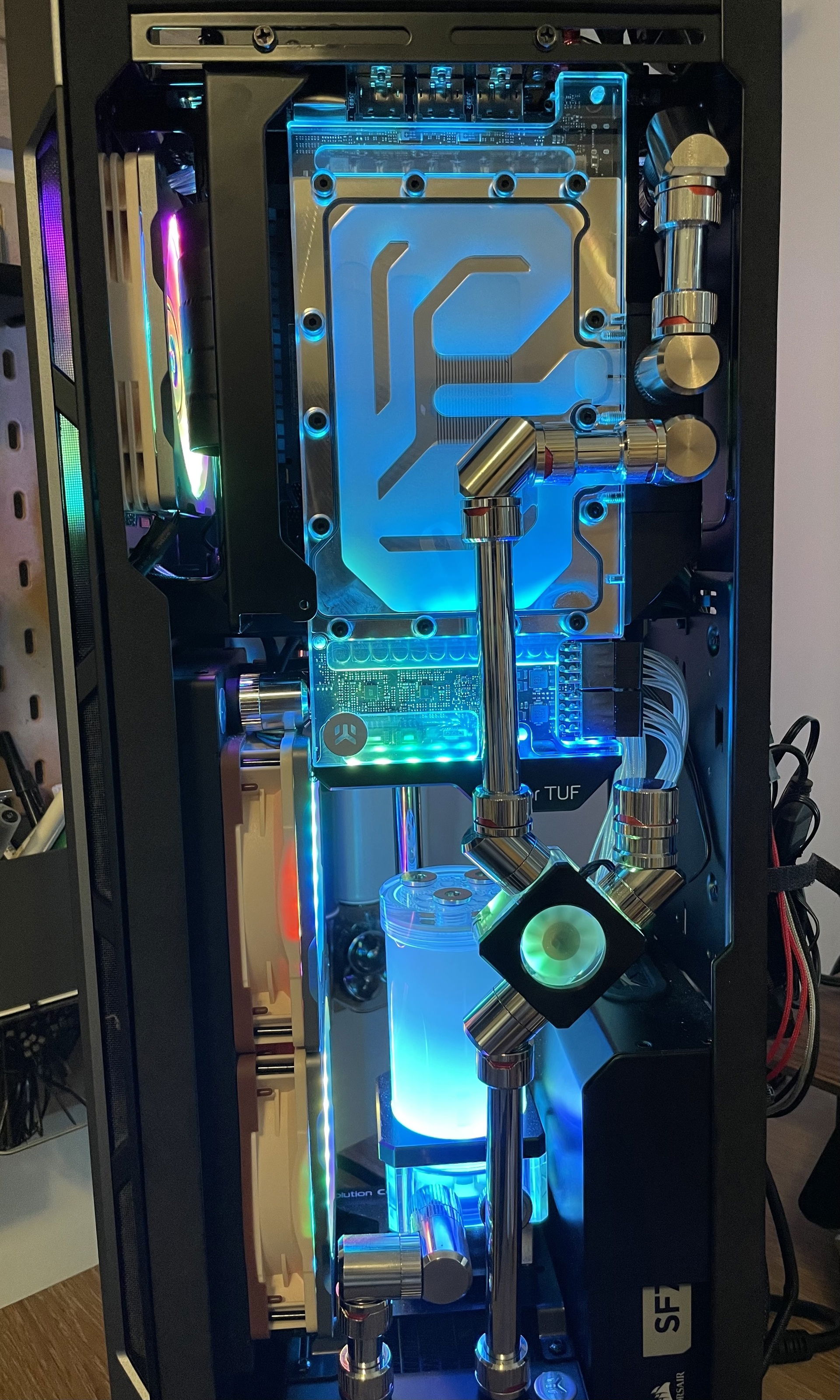 Phanteks Shift X Custom Loop » builds.gg