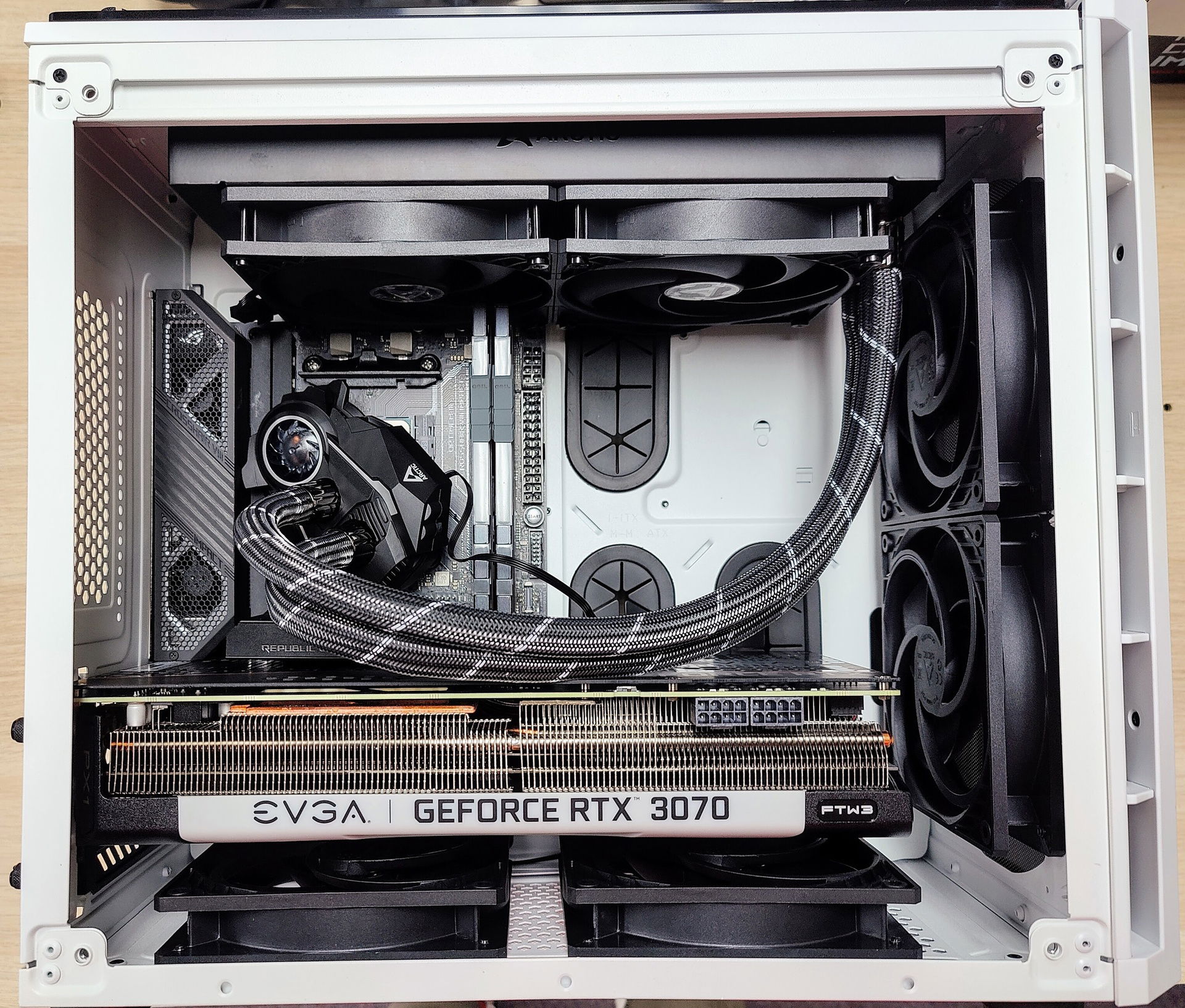 Corsair Crystal 280X » builds.gg