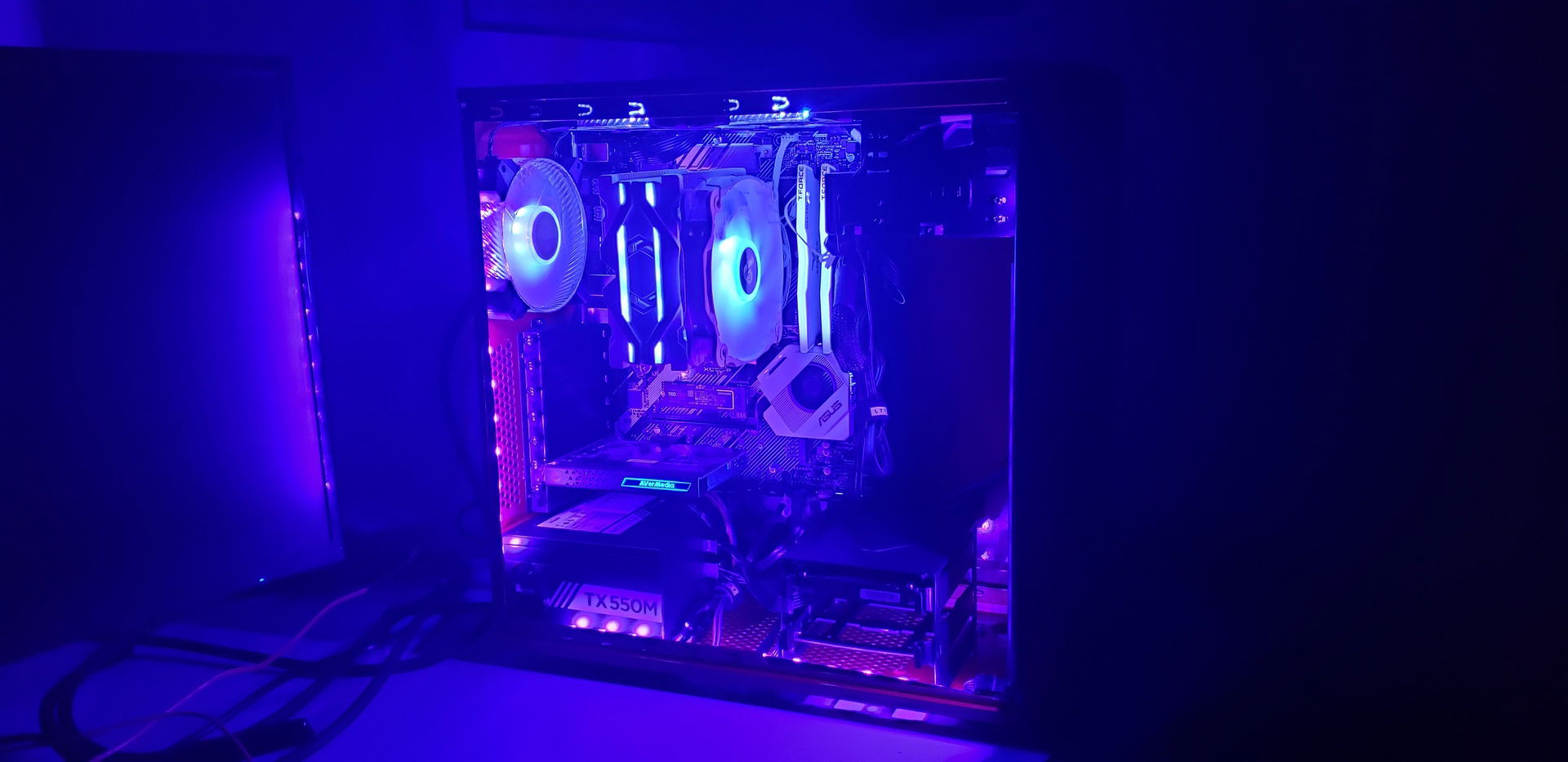 Red and White APU build. » builds.gg