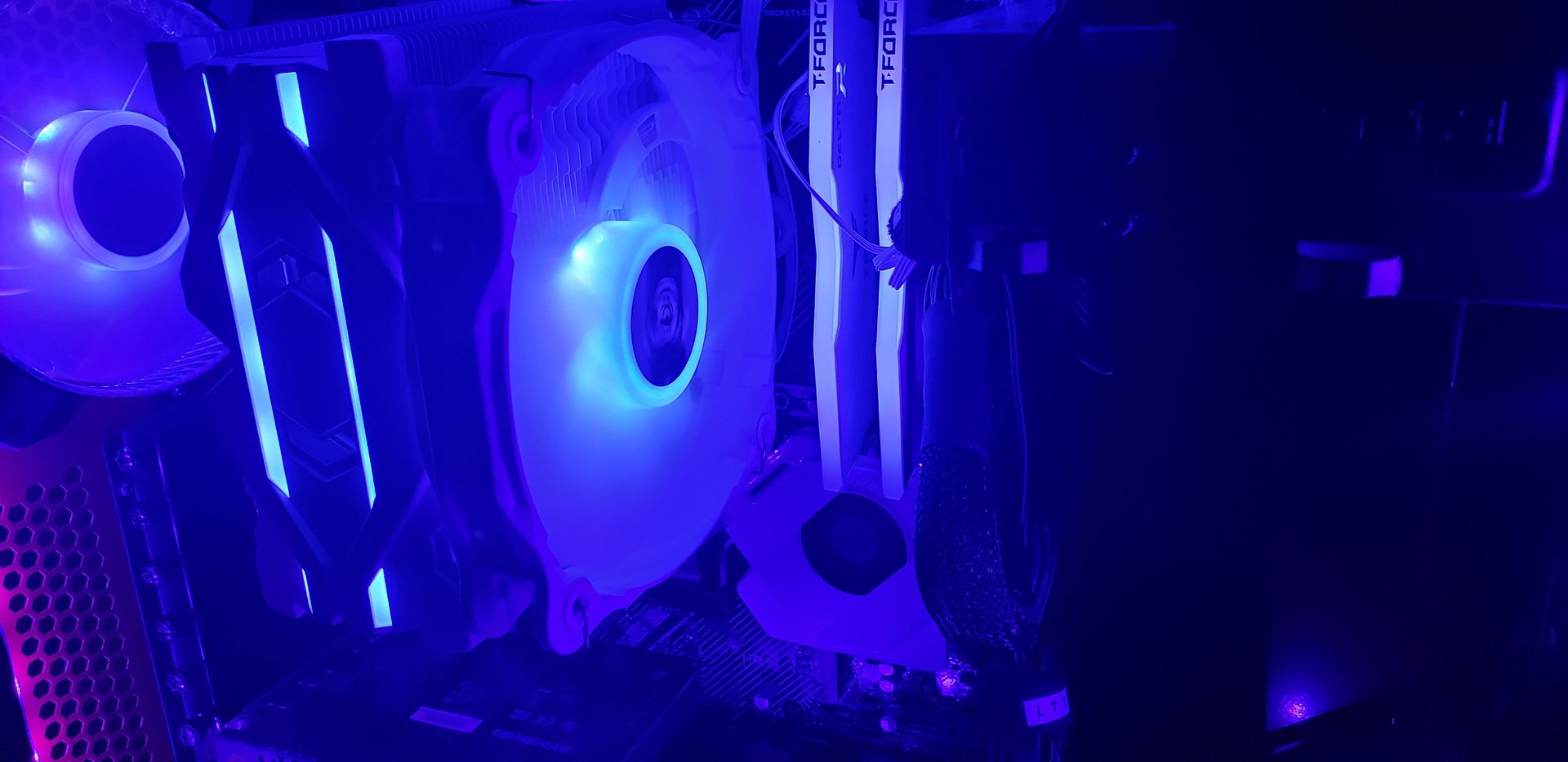 Red and White APU build. » builds.gg