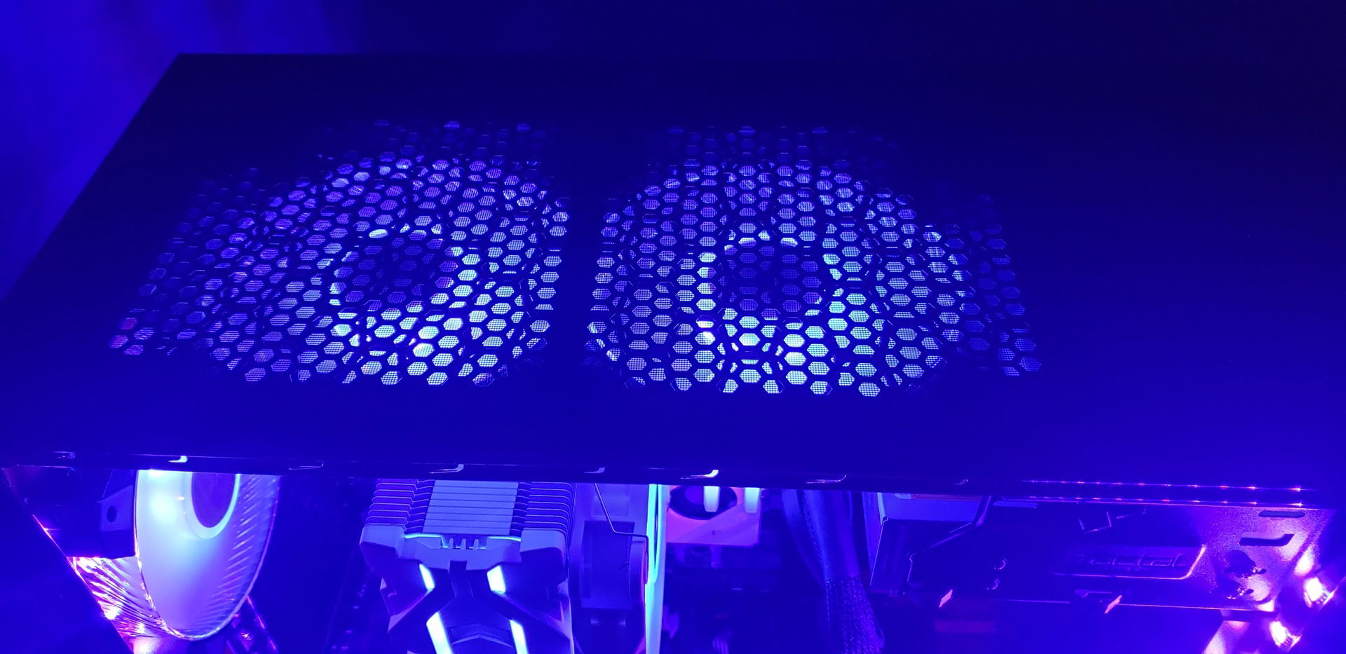 Red and White APU build. » builds.gg